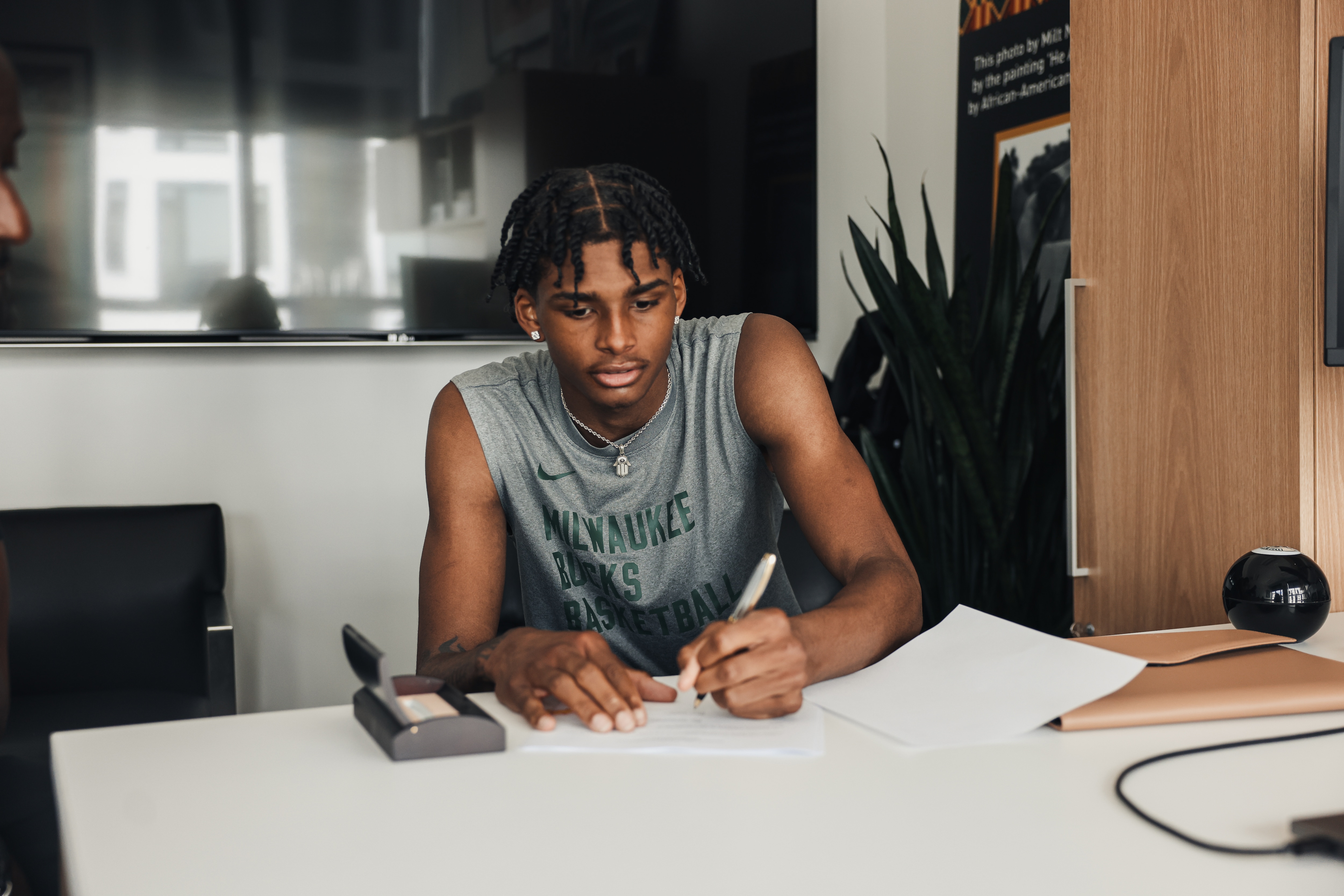 Milwaukee Bucks Sign AJ Johnson and Tyler Smith | Milwaukee Bucks