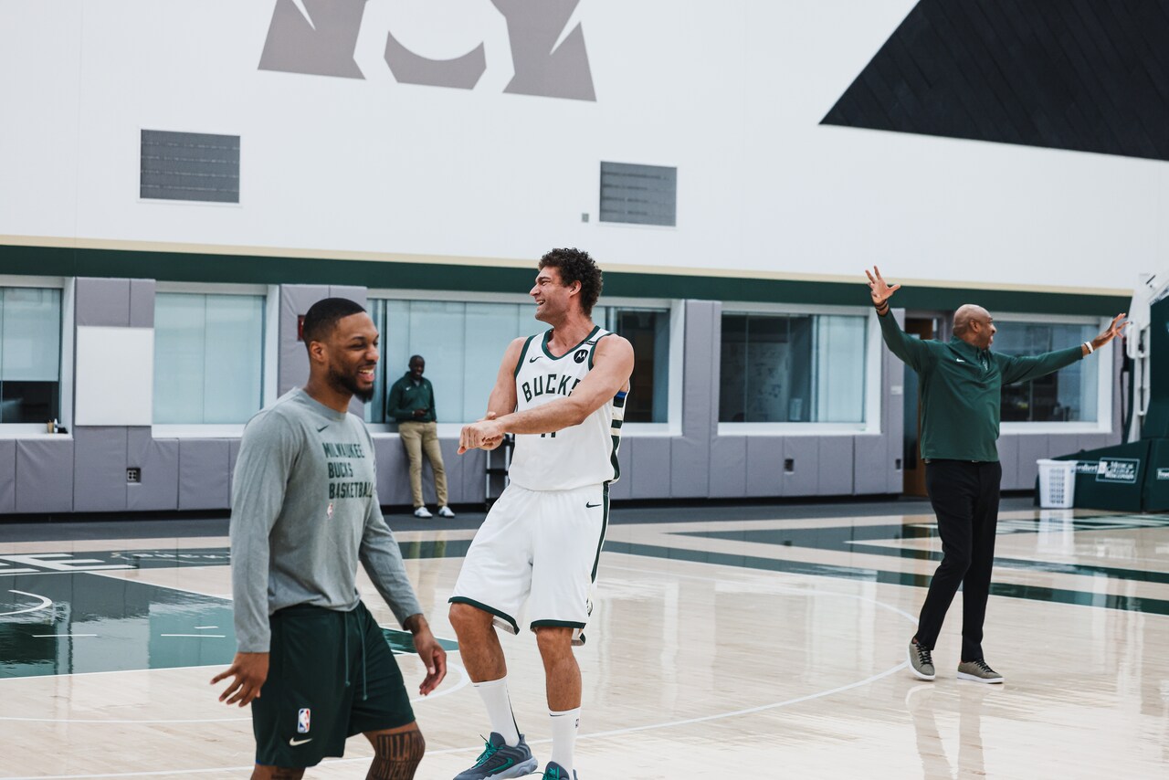 In Photos: Bucks shootaround and team photo day in Milwaukee | 4.1.25 ...
