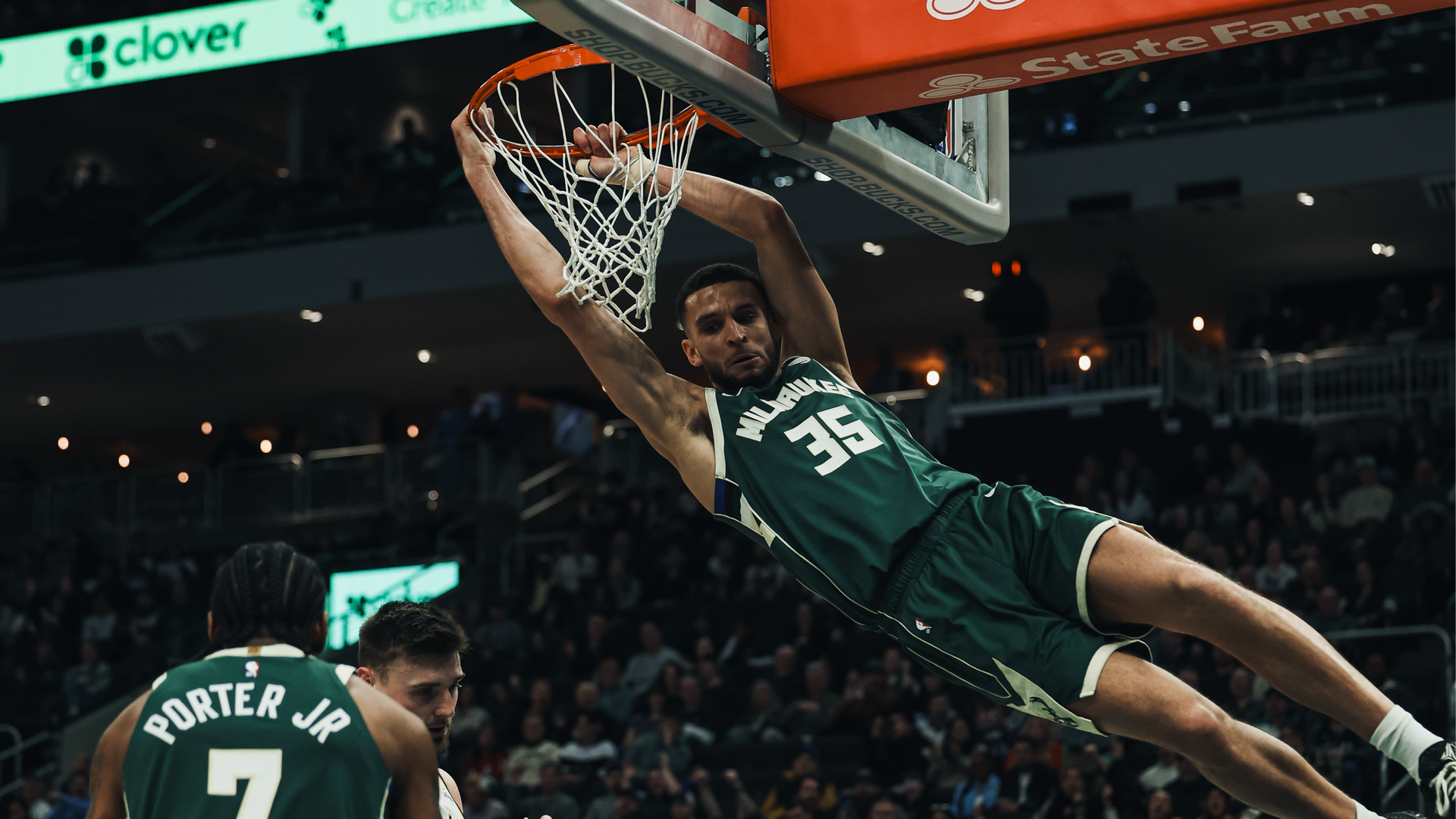 | Milwaukee Bucks