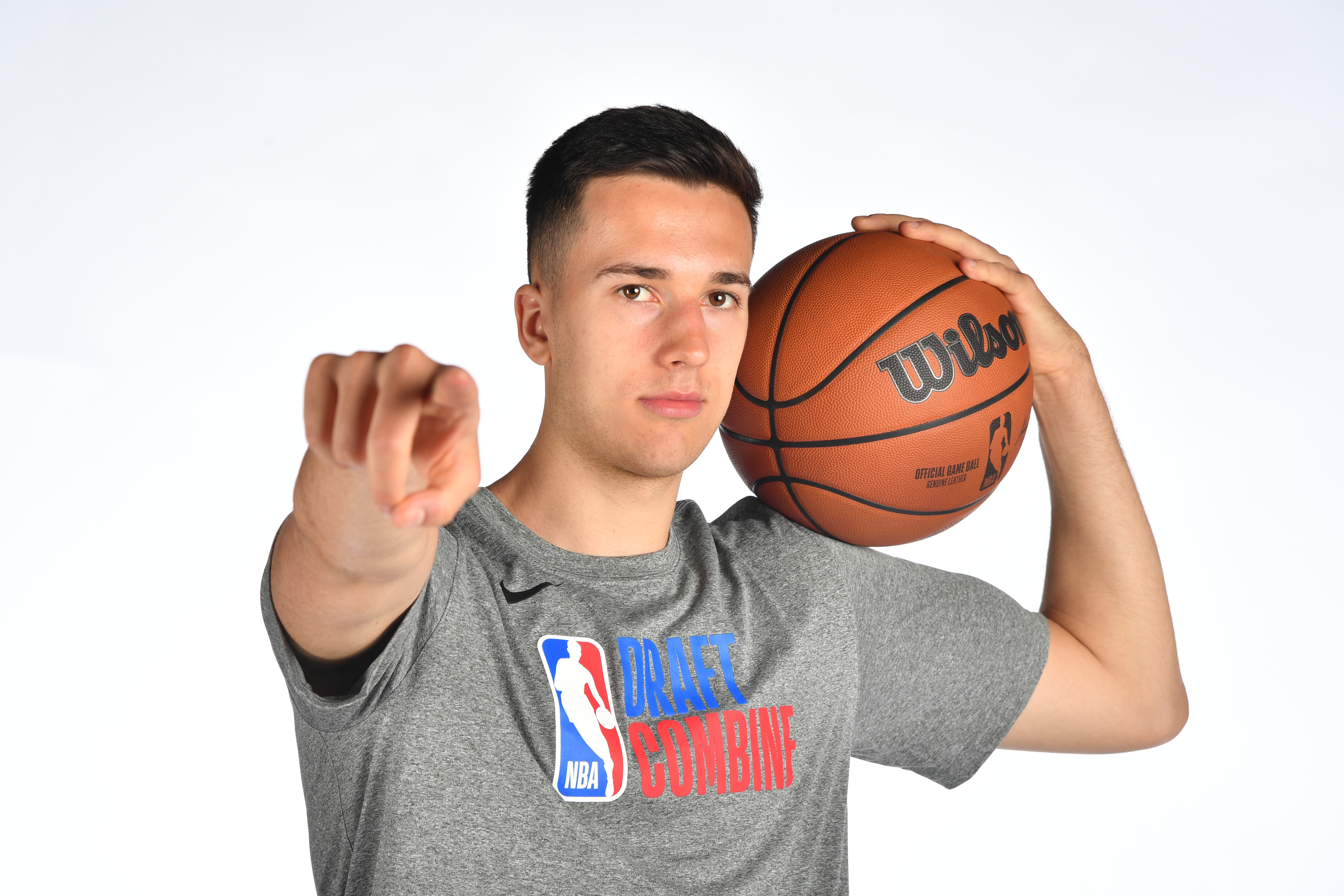 Pics of the Pick: Matteo Spagnolo Photo Gallery | NBA.com