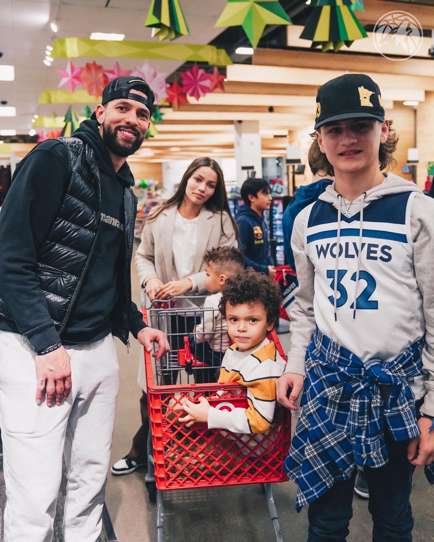 Wolves Pics: 2022 Holiday Shopping Photo Gallery | NBA.com