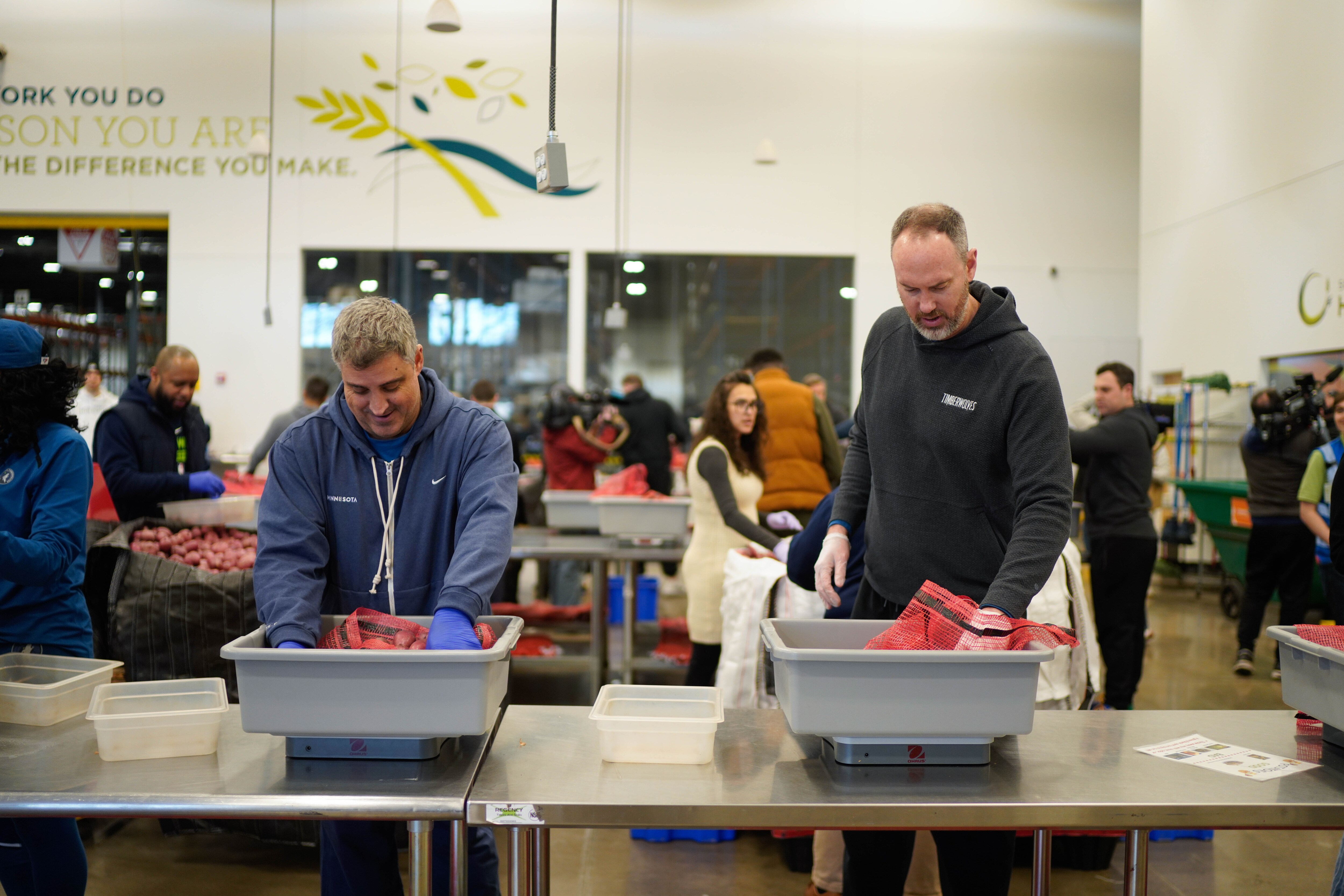 Wolves Pics: Timberwolves Coaching Staff Volunteers At Secondhand ...