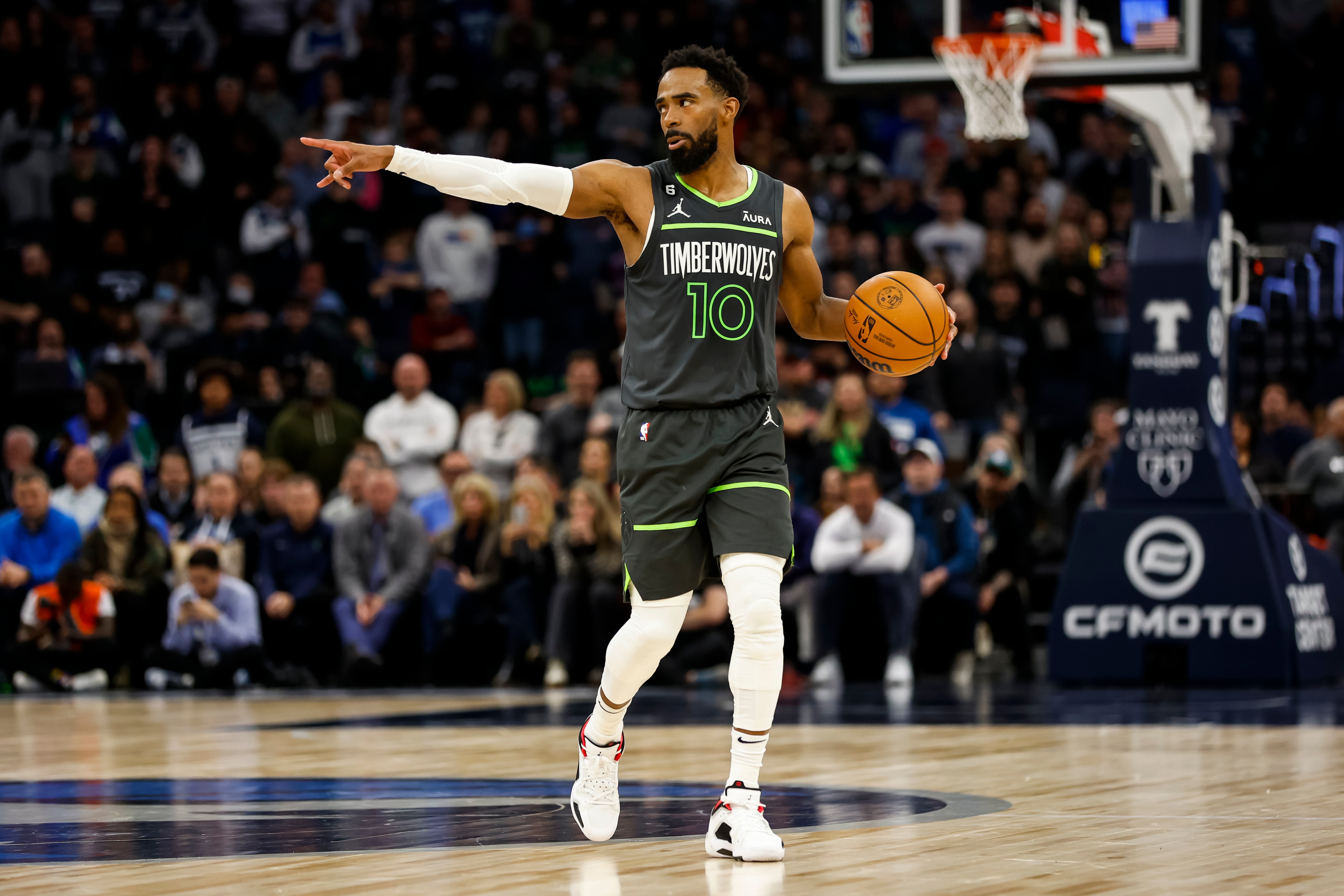 Wolves Pics: Mike Conley 22-23 Season Photos Photo Gallery | NBA.com