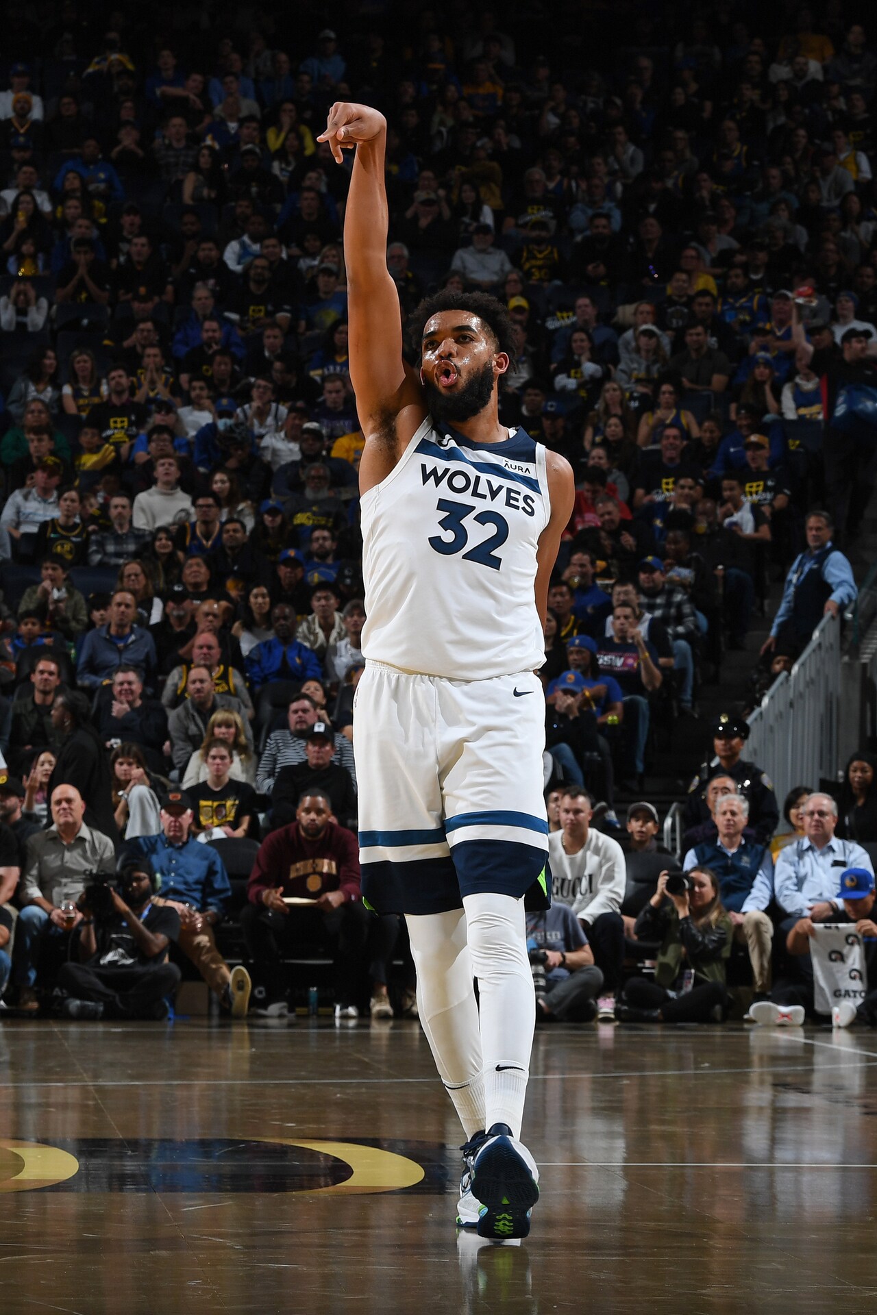 Wolves Pics: Wolves Defeat Warriors In Second In-Season Tournament Game ...