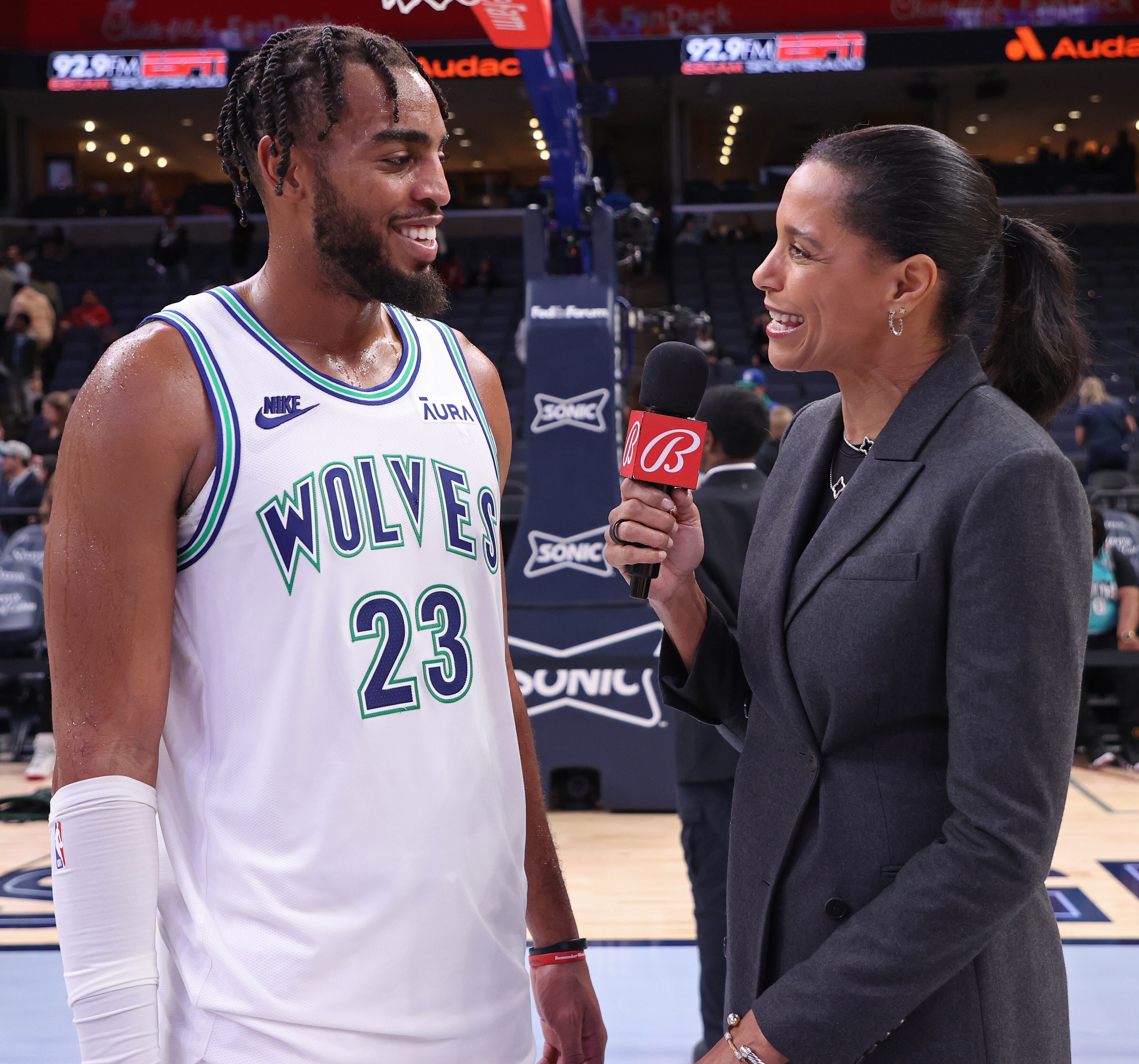 Wolves Pics: Wolves Take Down Grizzlies | 12.08.23 Photo Gallery | NBA.com