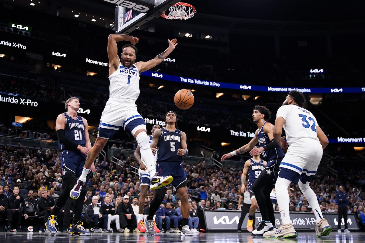 Wolves Pics: Wolves Take Down Magic | 01.09.24 Photo Gallery