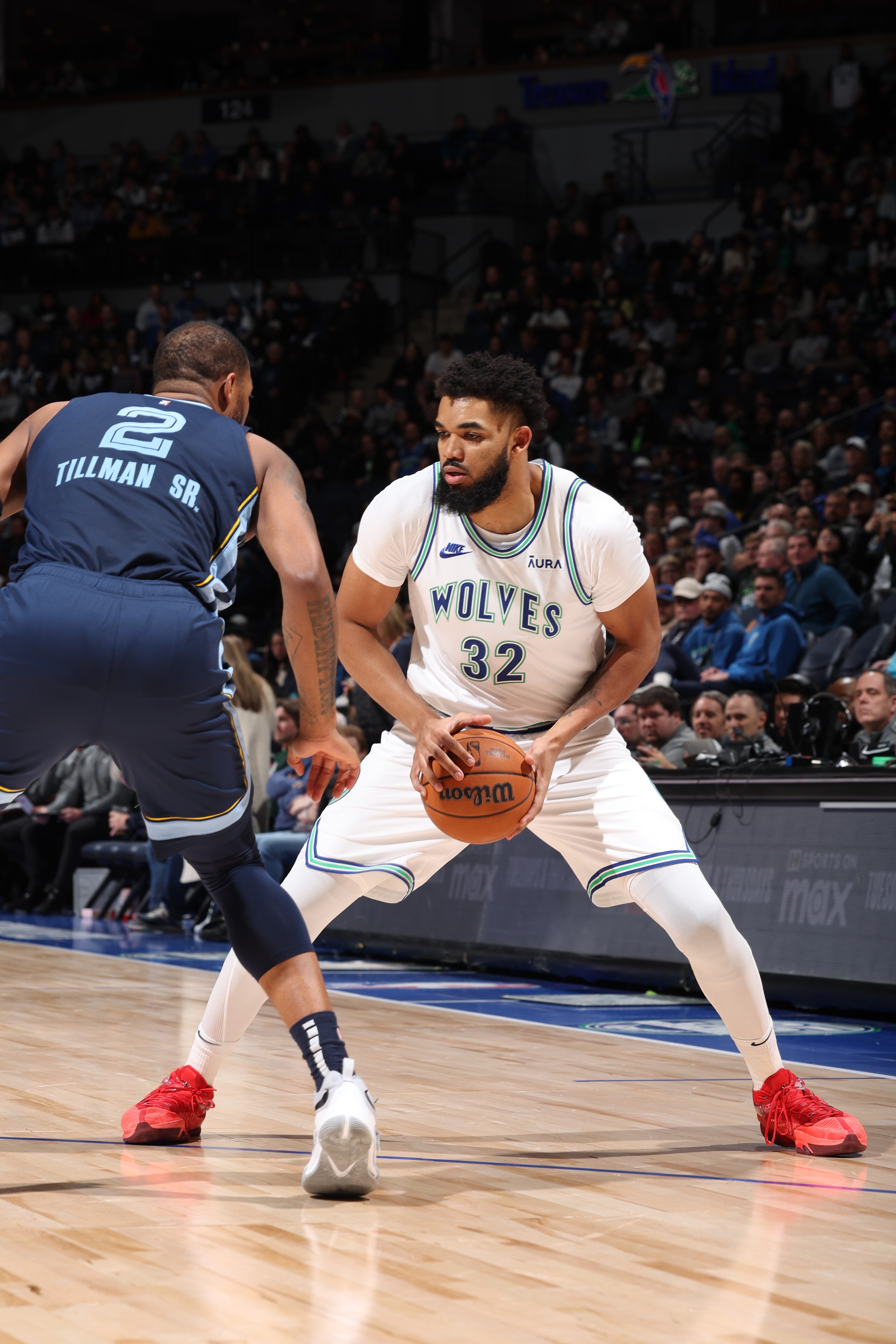 Wolves Pics: Wolves Defeat Grizzlies, 118-103 | 01.18.24 Photo Gallery ...