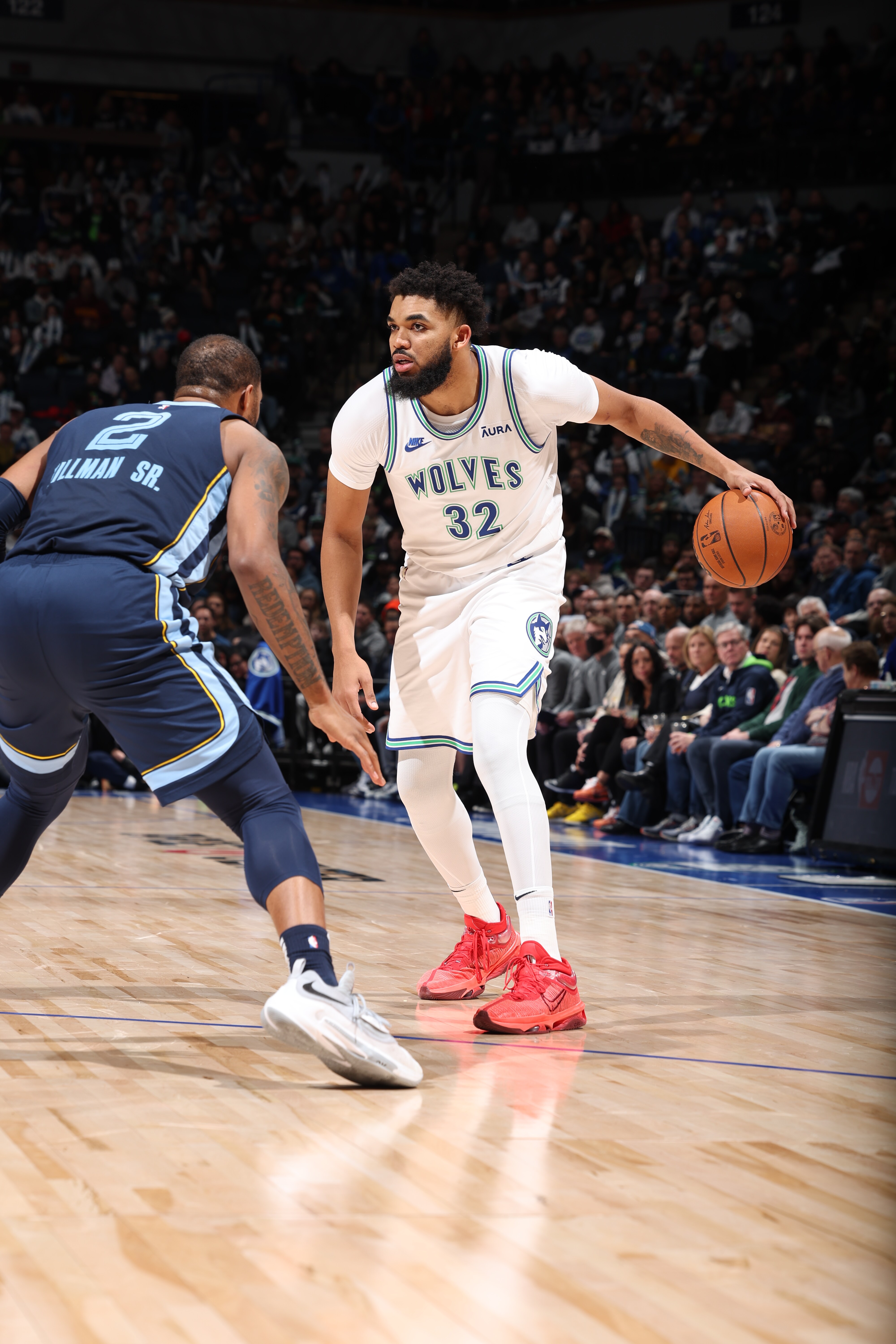 Wolves Pics: Wolves Defeat Grizzlies, 118-103 | 01.18.24 Photo Gallery ...