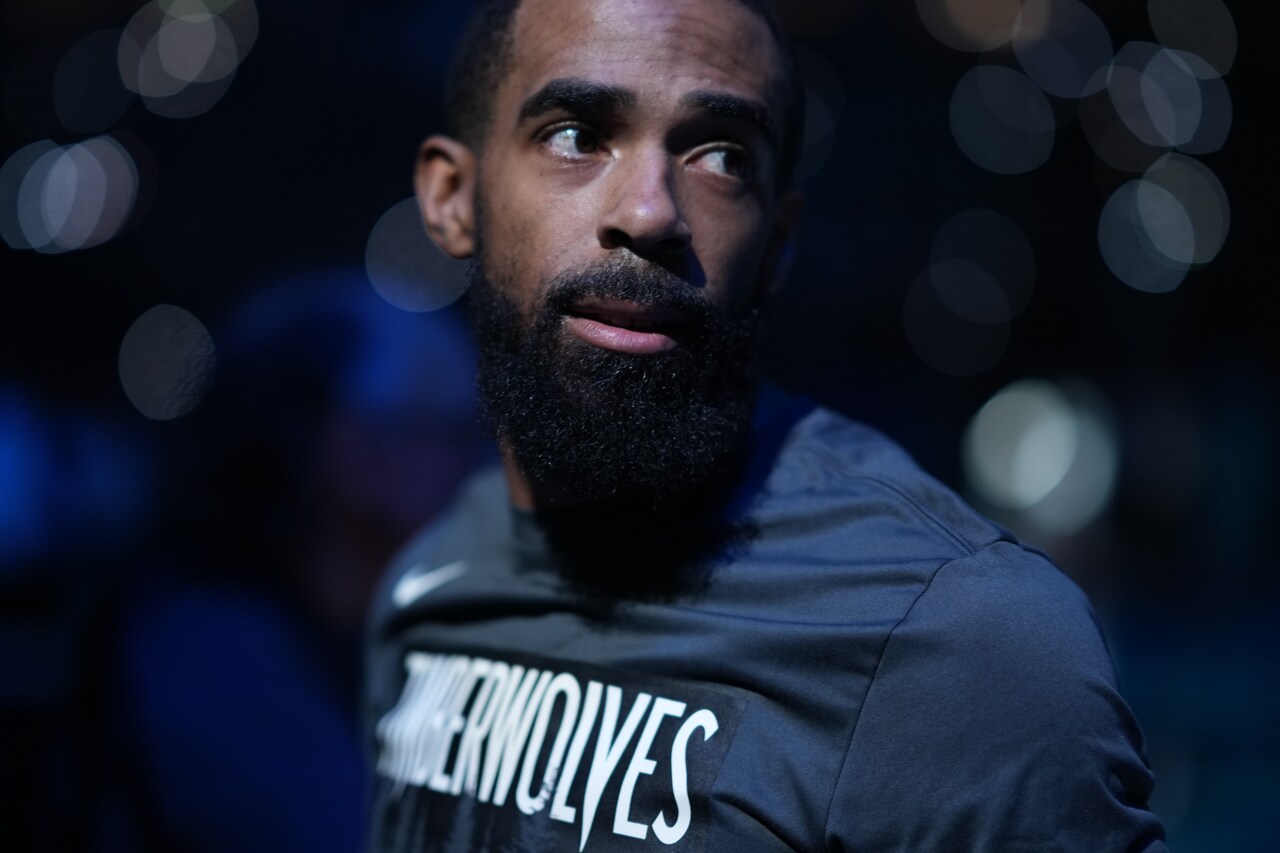 Wolves Pics: Mike Conley Signs Contract Extension | Minnesota Timberwolves
