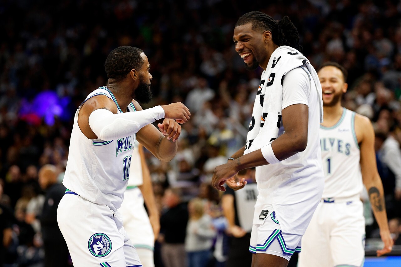 Wolves Pics: Mike Conley Signs Contract Extension | Minnesota Timberwolves