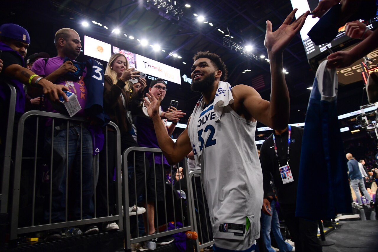 Wolves Pics: Wolves Defeat Suns In GAME 4 To SWEEP SERIES | 04.28.24 ...