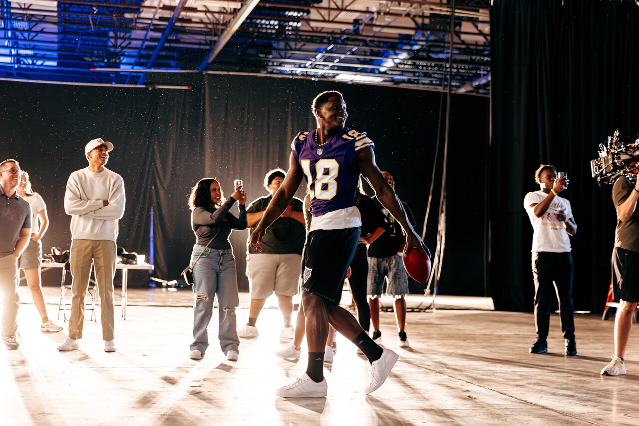 Wolves Pics: Behind-The-Scenes ESPN Cover Shoot with Anthony Edwards ...