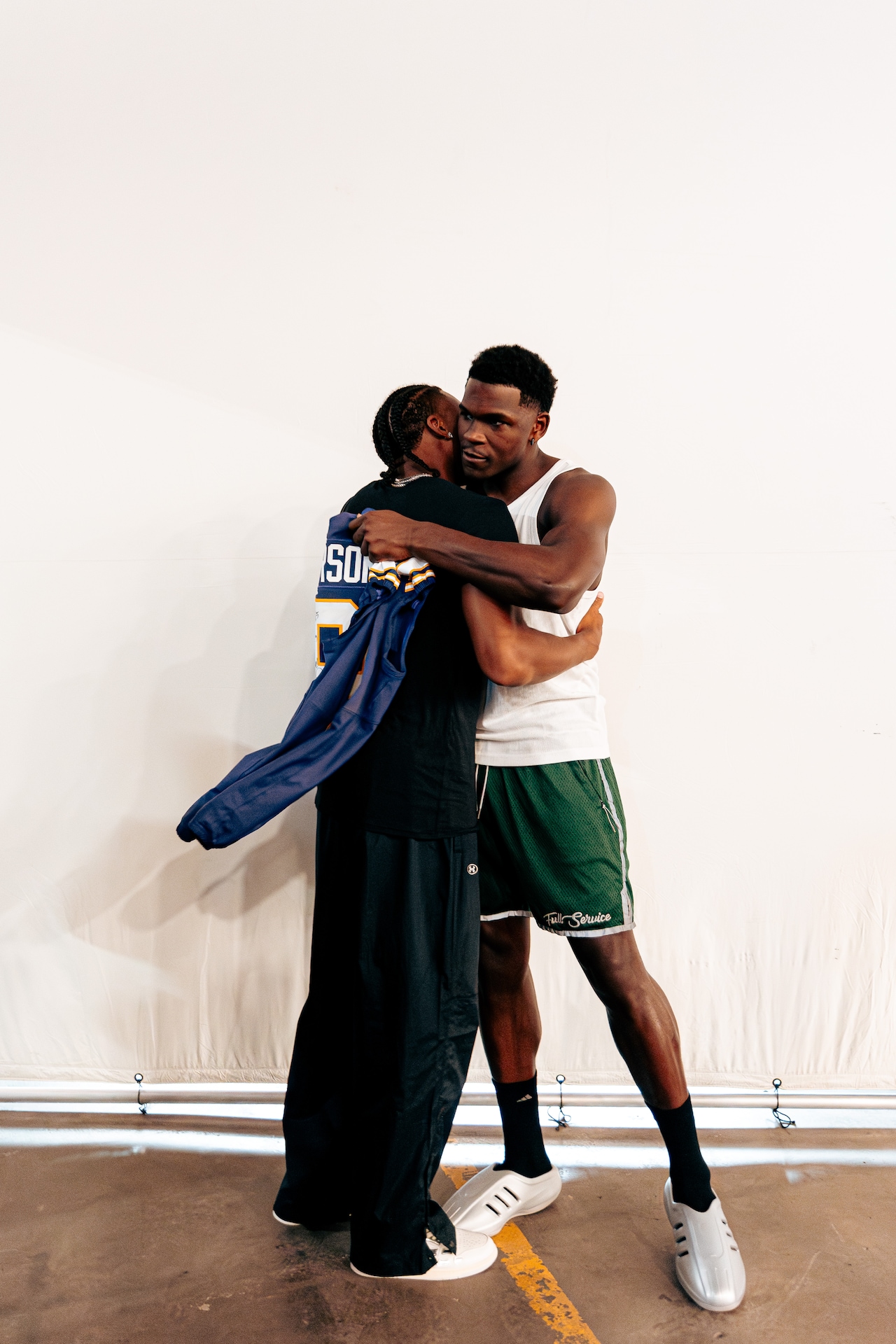 Wolves Pics: Behind-The-Scenes ESPN Cover Shoot with Anthony Edwards ...