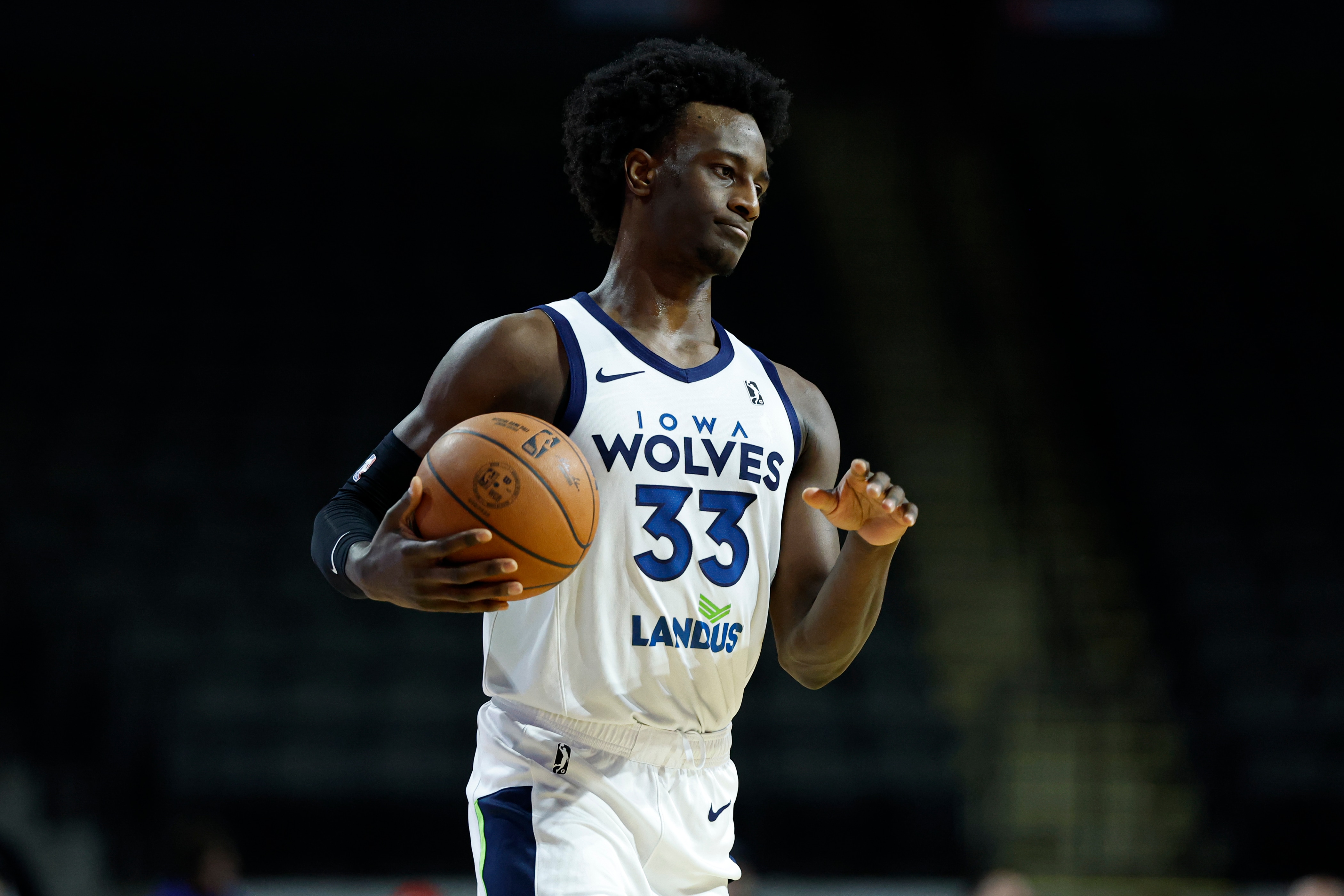 Leonard Miller Named to 2025 NBA Castrol Rising Stars Roster ...