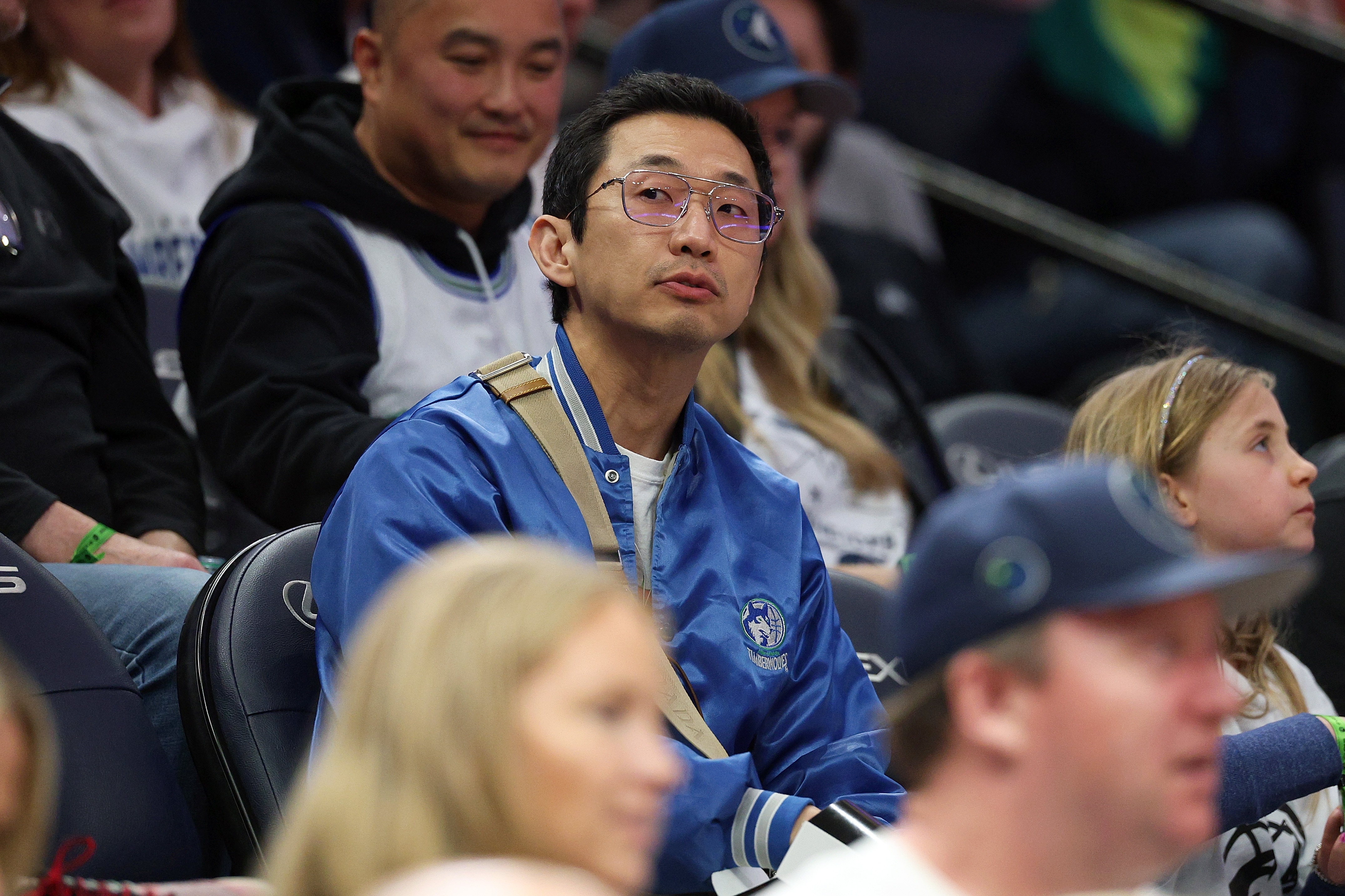 Wolves Pics: PackFlix with Lee Sung Jin Featuring a Pre-Release ...