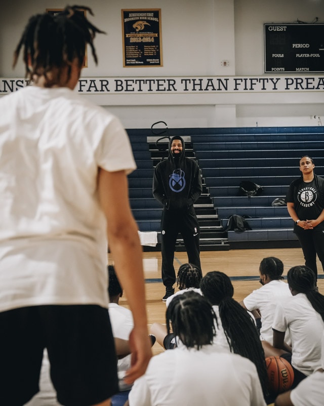 Helping the Next Generation Grow Photo Gallery | NBA.com