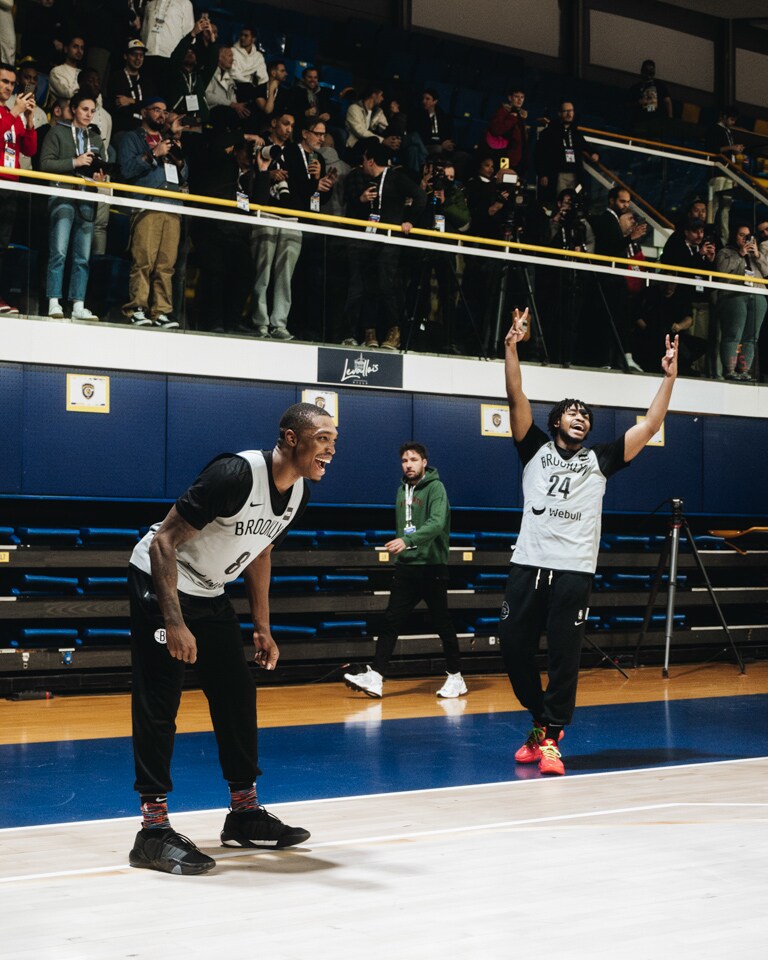 Practice in Paris & NBA Cares Clinic Photo Gallery | NBA.com