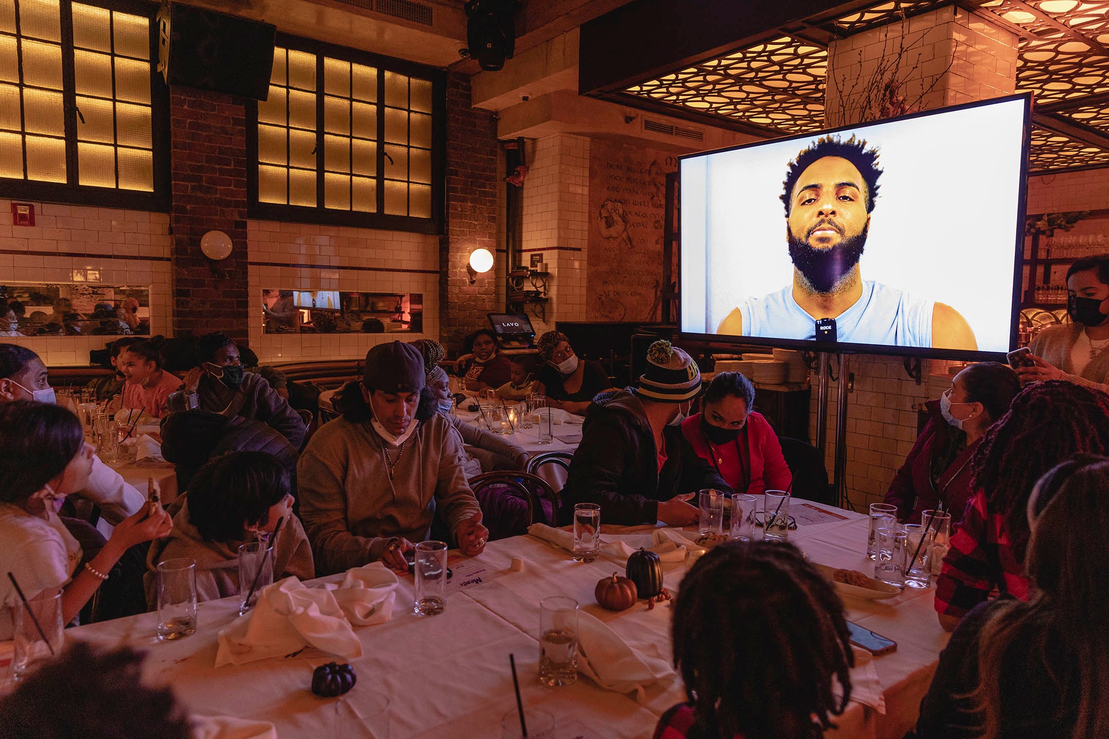 GDF NYK Holiday Dinner Photo Gallery | NBA.com