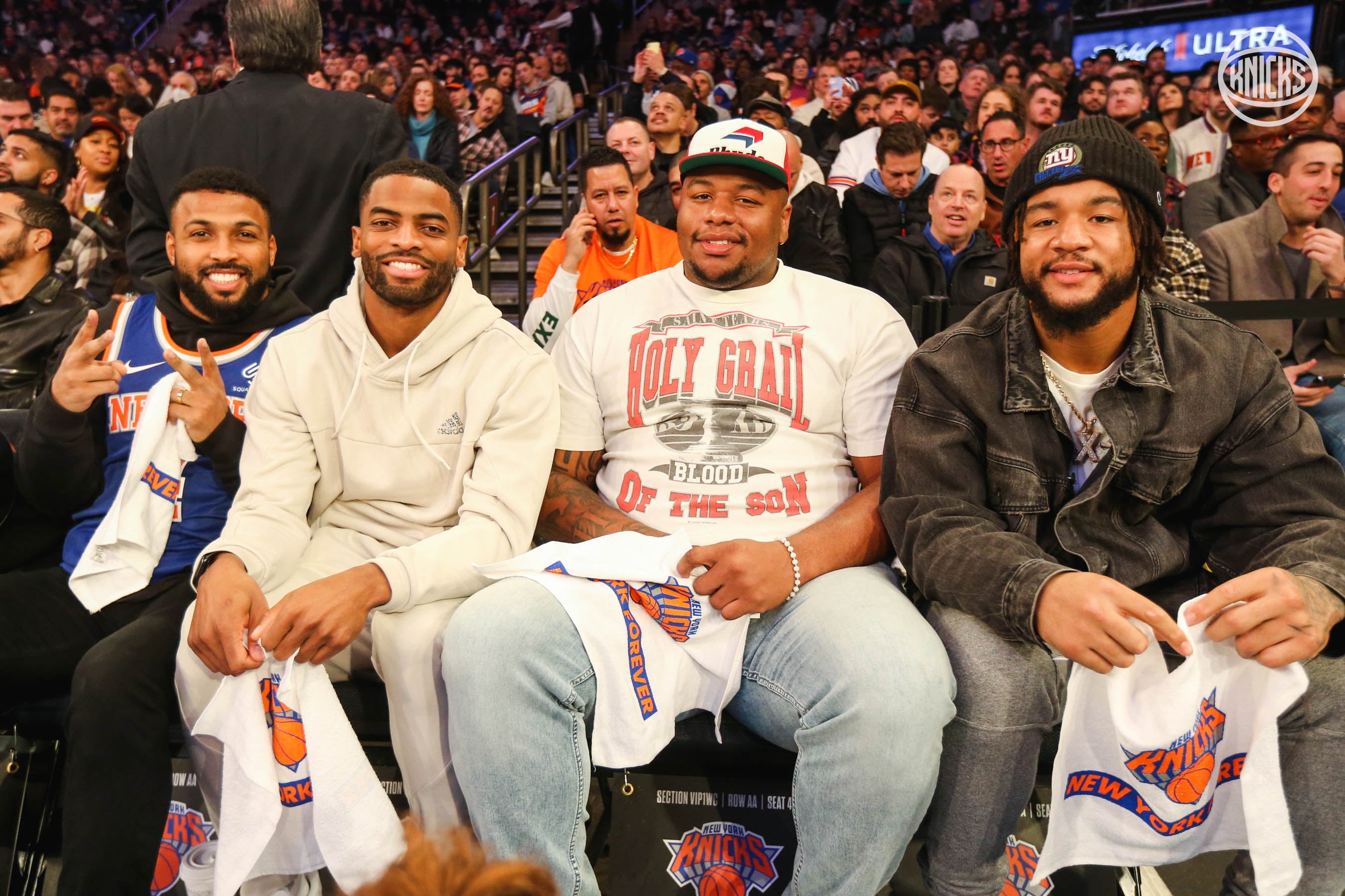 Celebrity Row: January 2 vs. Suns Photo Gallery | NBA.com