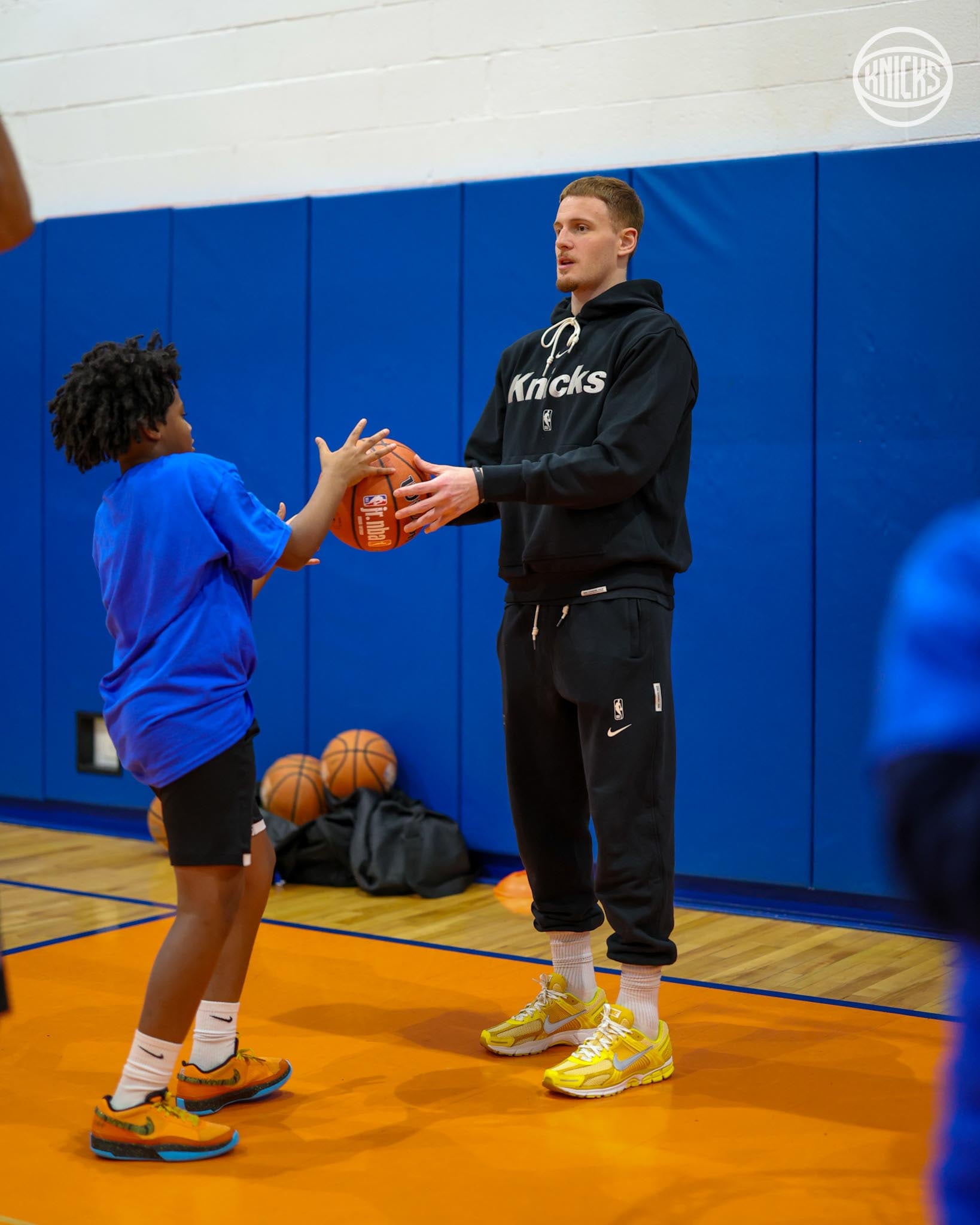 Knicks Holiday Delight Photo Gallery | NBA.com