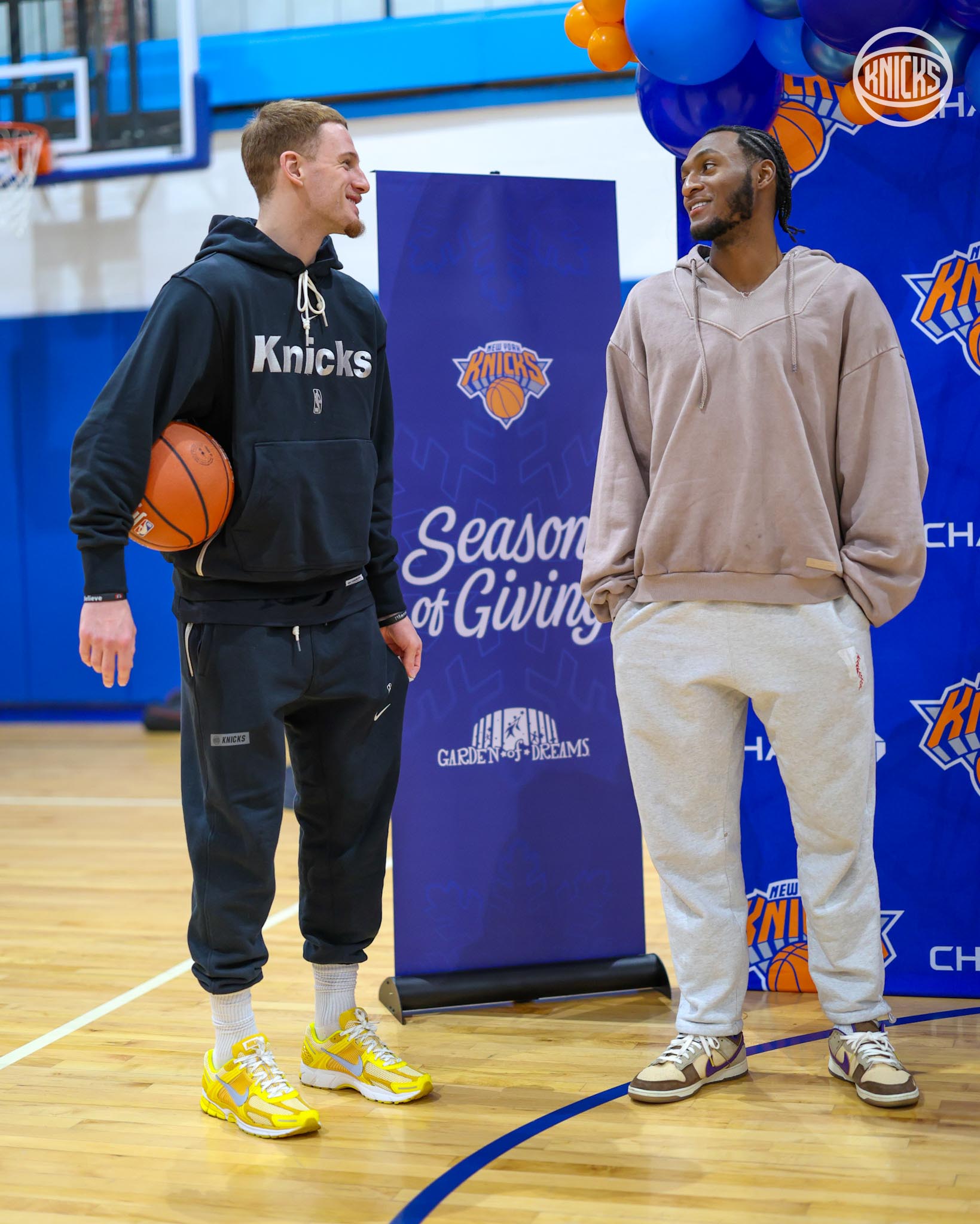 Knicks Holiday Delight Photo Gallery | NBA.com