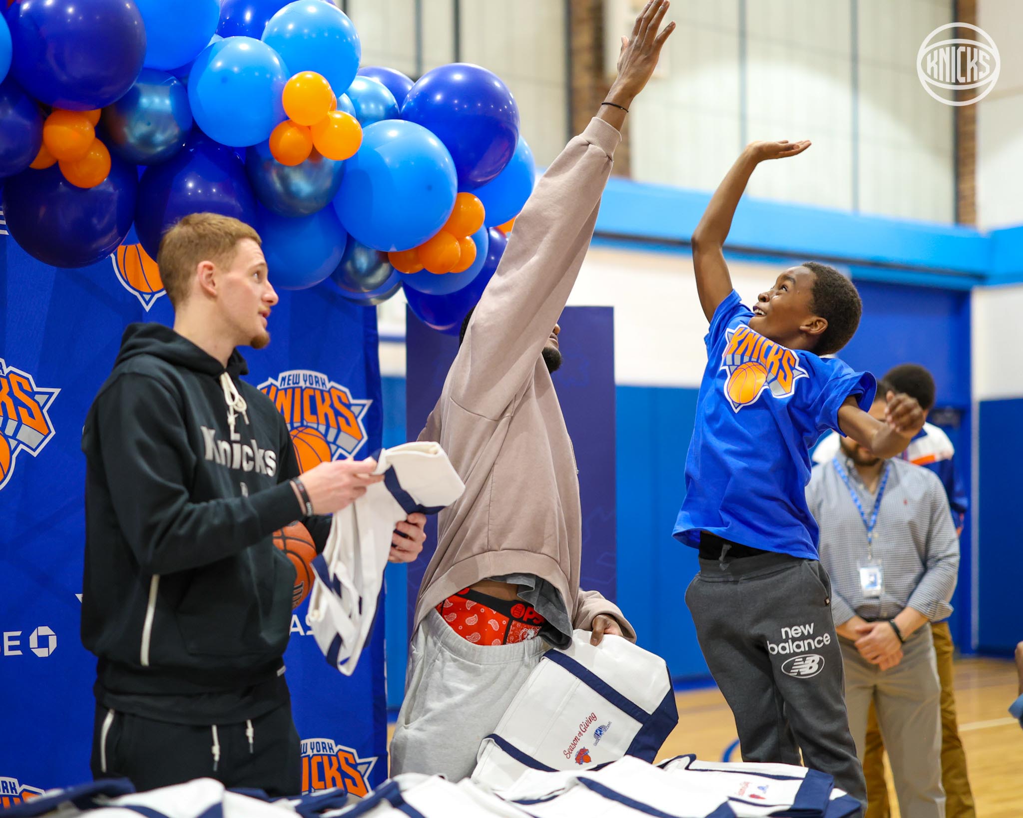 Knicks Holiday Delight Photo Gallery | NBA.com