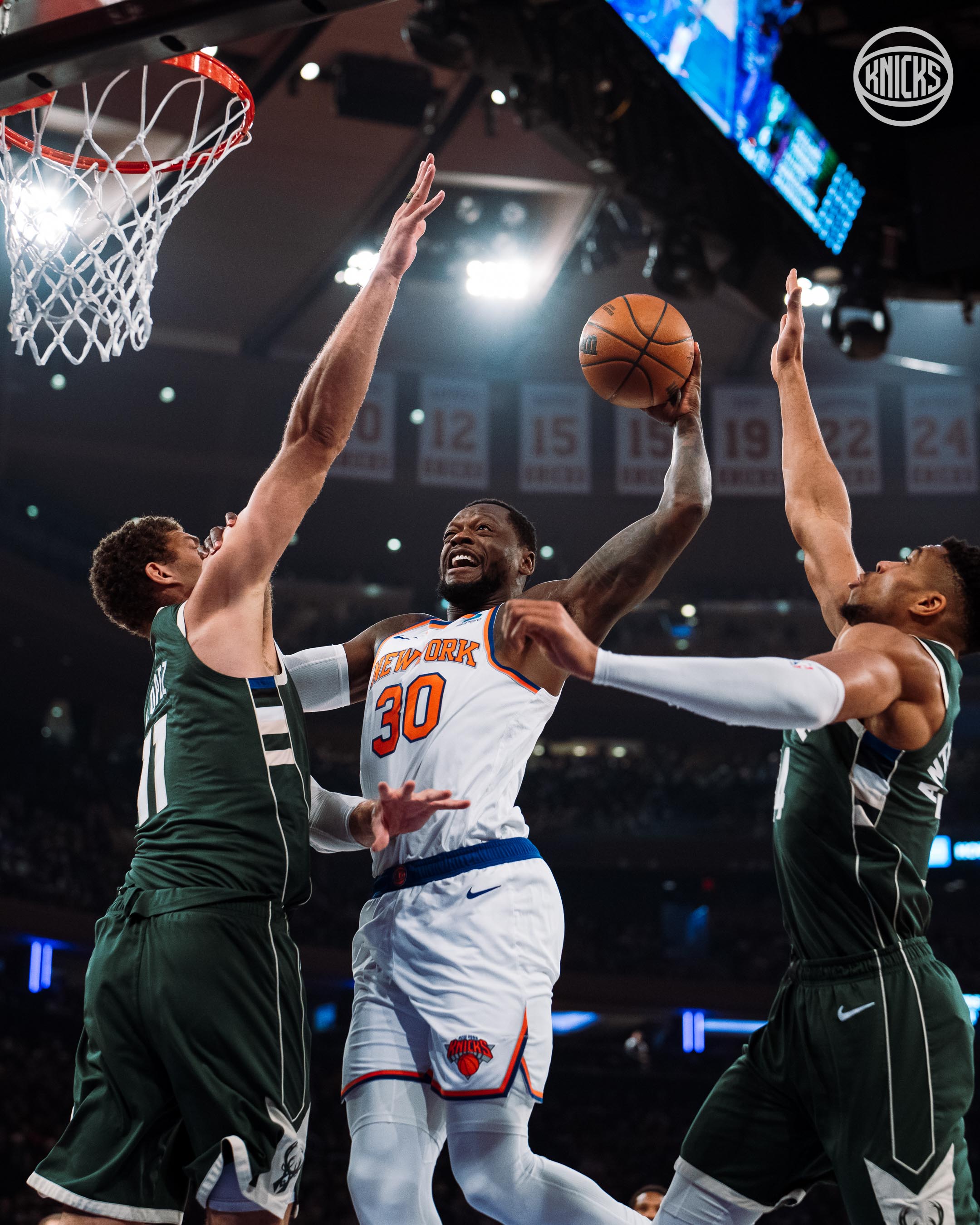 Knicks on the Court: December 25th vs. Bucks Photo Gallery | NBA.com