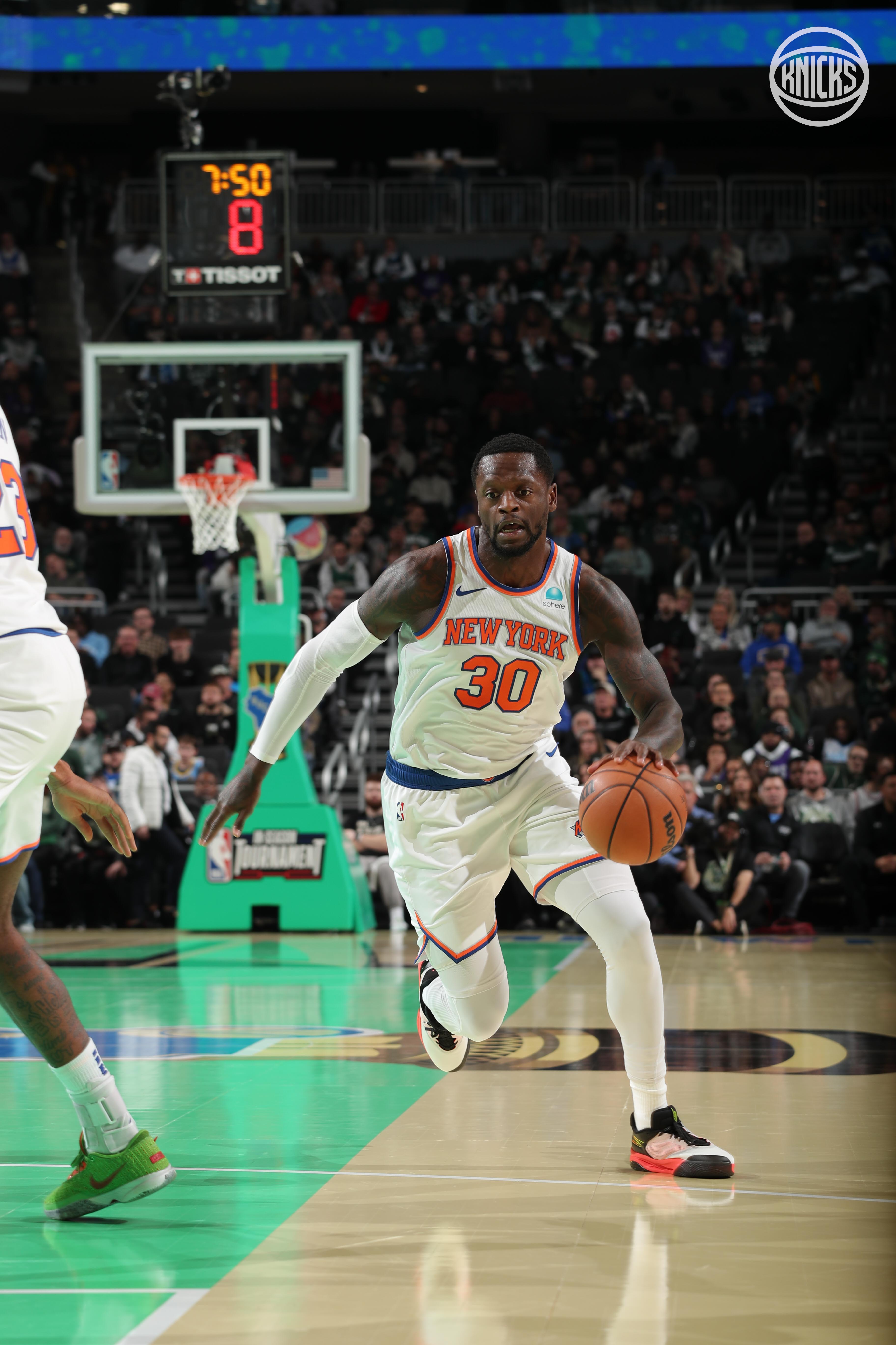 Knicks on the Court: December 5 at Bucks Photo Gallery