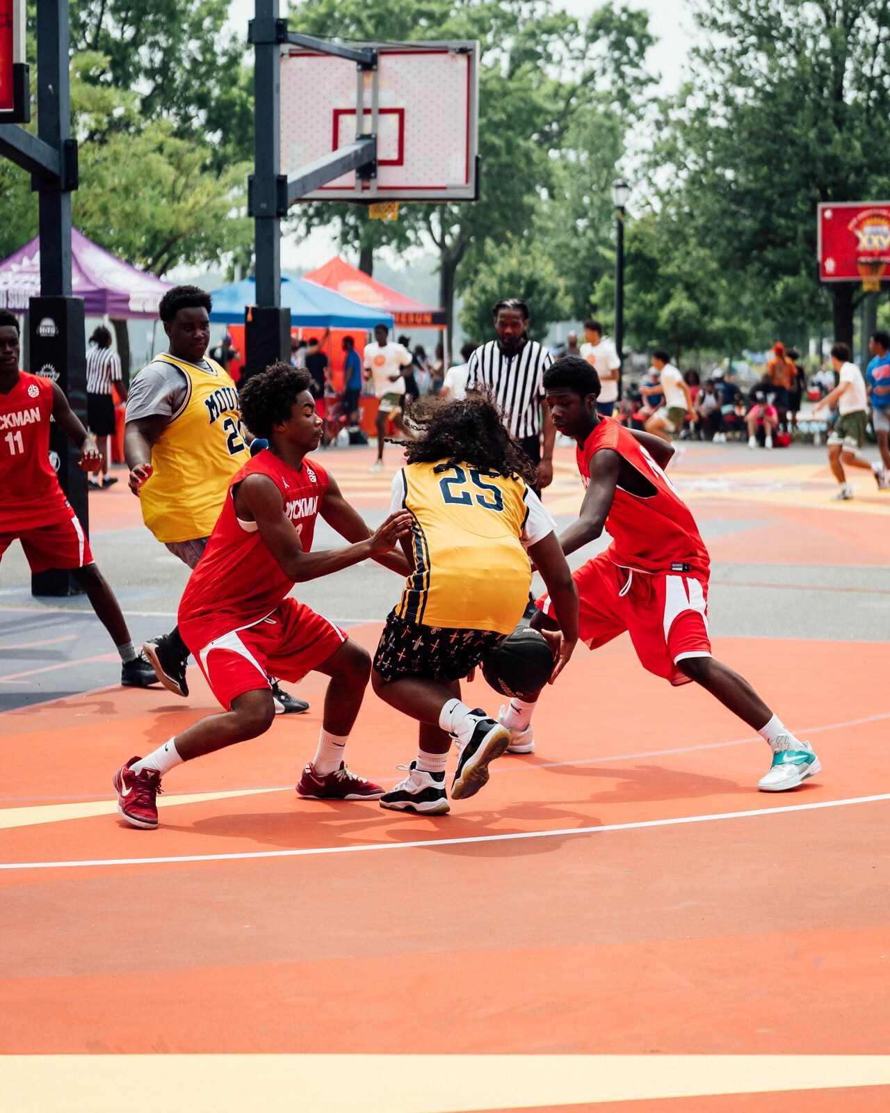 Summer Streetball | Hoops in the Sun | New York Knicks