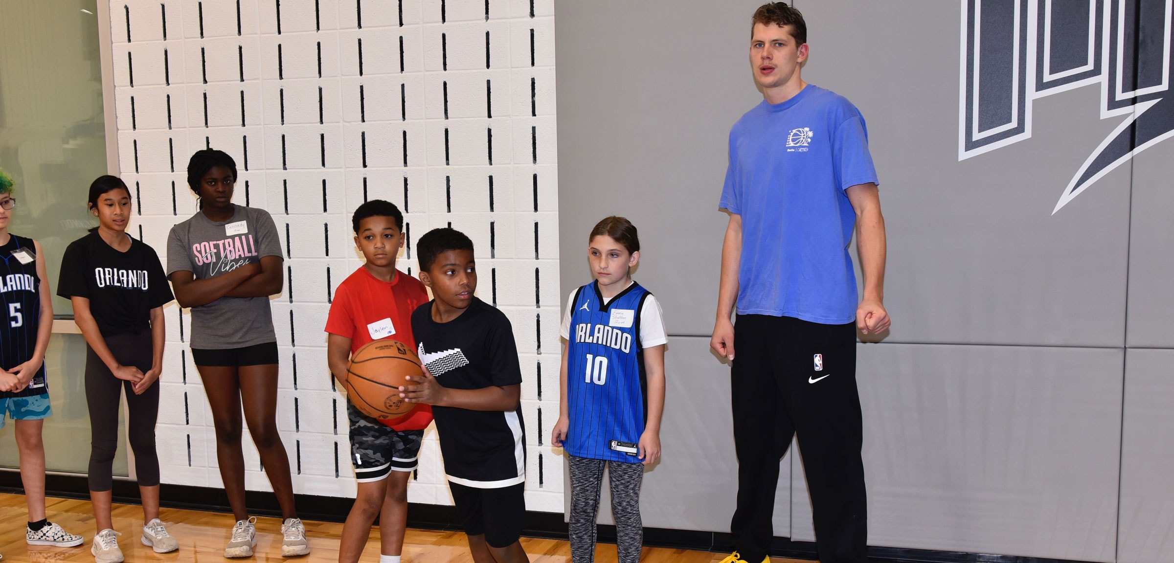 Orlando Magic Coaches and Players Host Basketball Clinic for Children ...