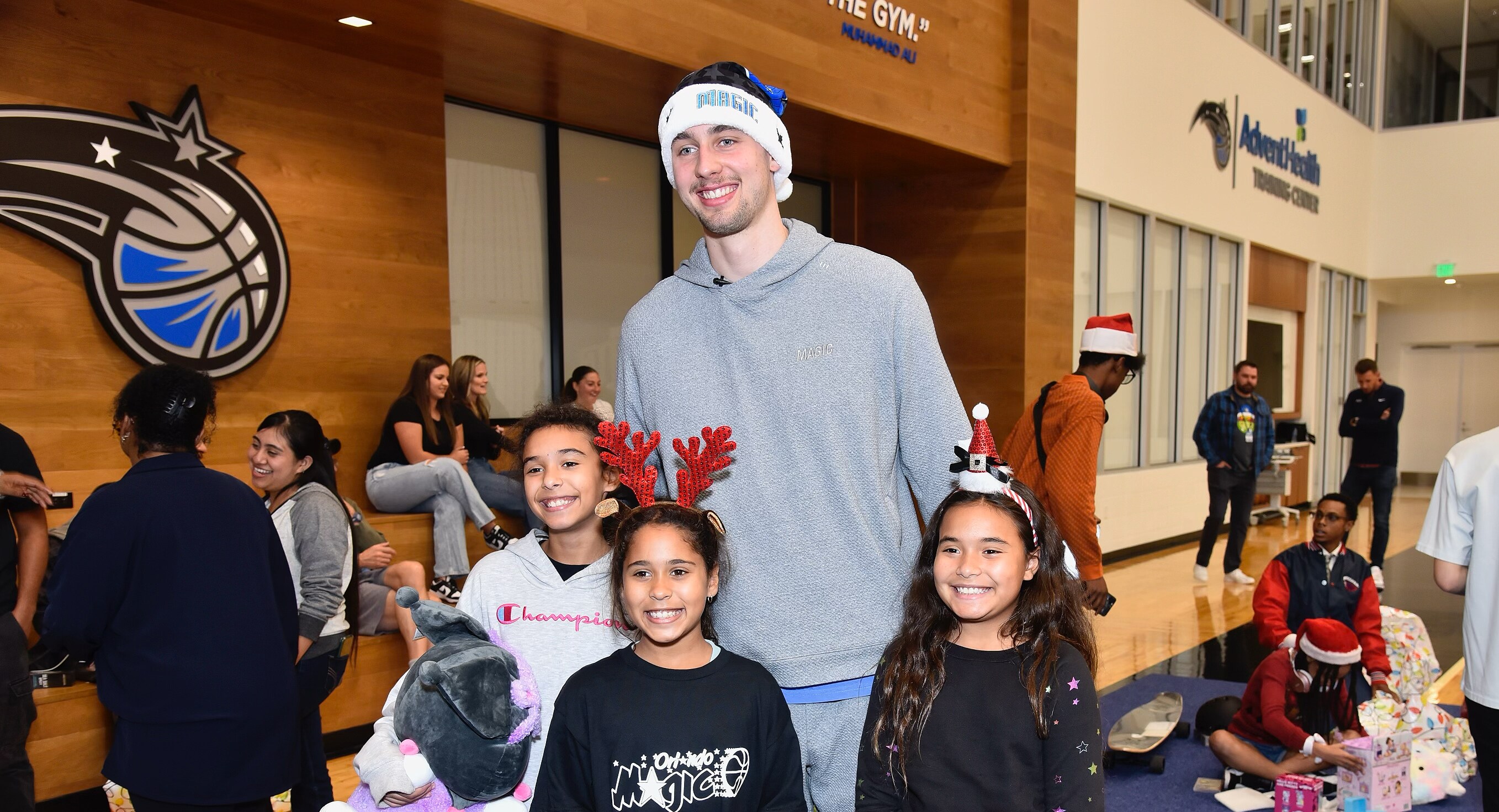 Moe and Franz Wagner Host Youth from Foundation for Foster Children for ...