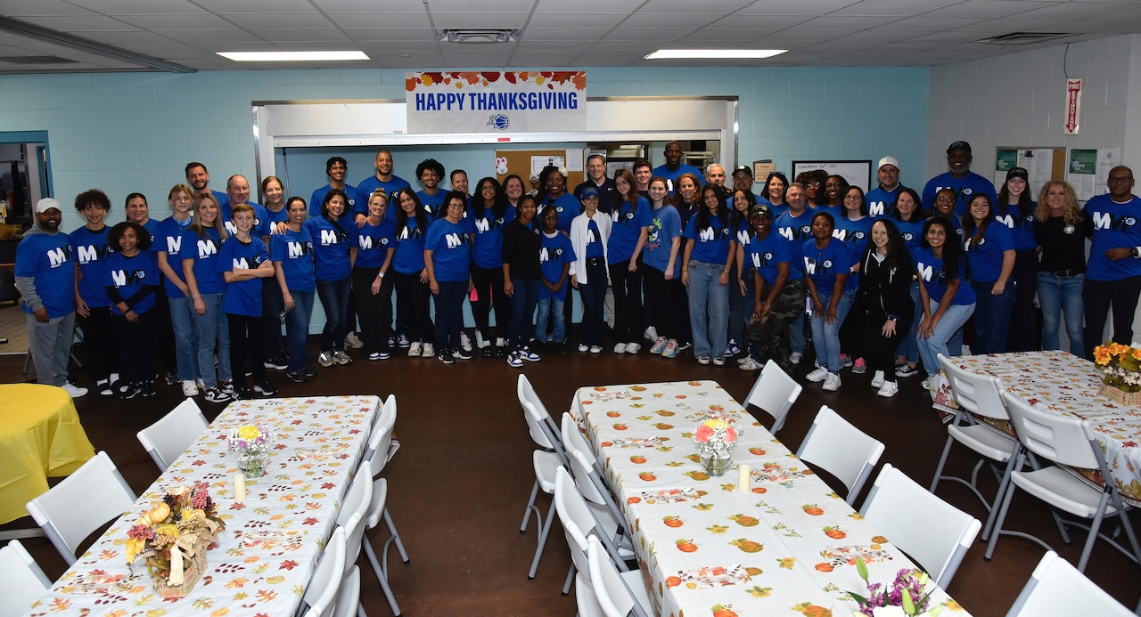 Orlando Magic Celebrate Thanksgiving at Coalition for the Homeless for ...