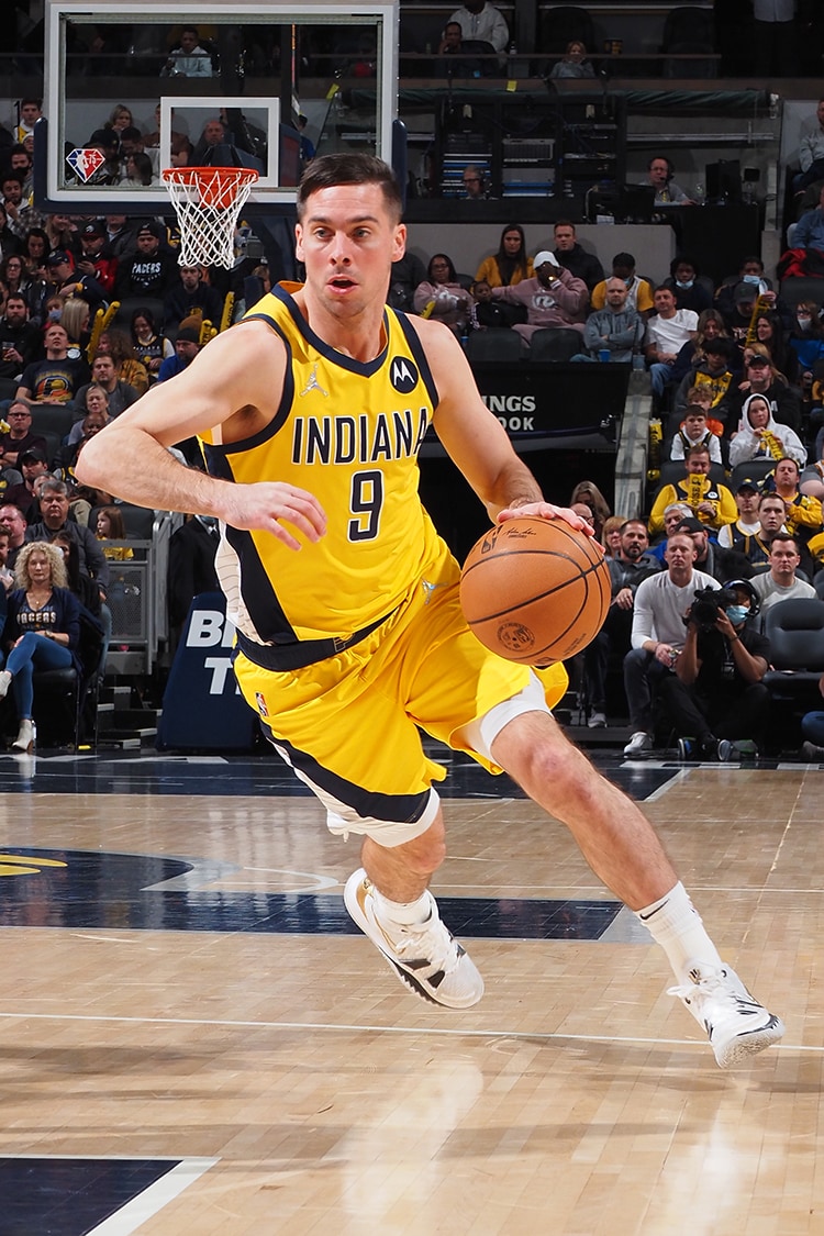 T.J. McConnell's 2021-22 Season in Photos Photo Gallery | NBA.com