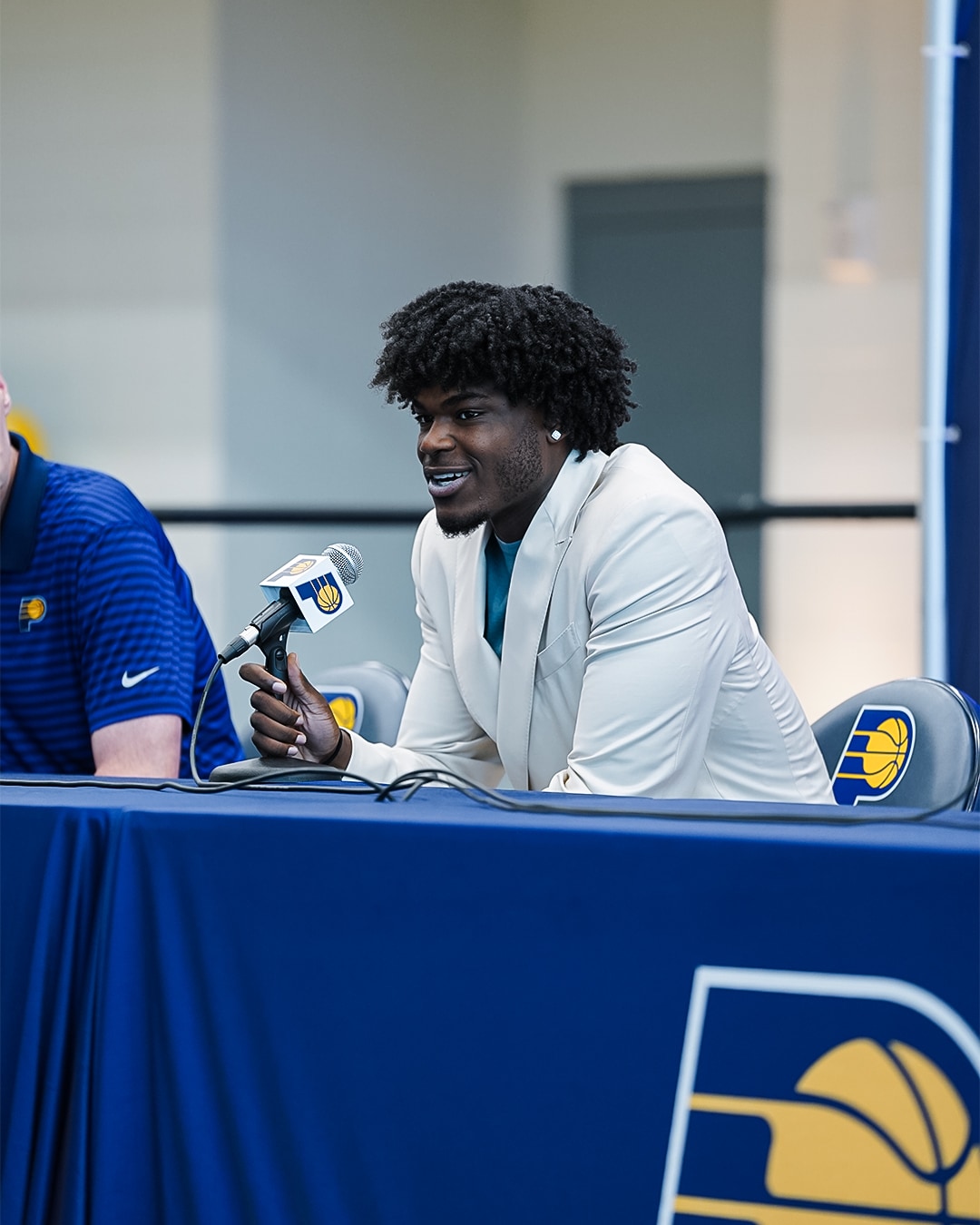 Jarace Walker and Ben Sheppard Arrive in Indiana Photo Gallery | NBA.com