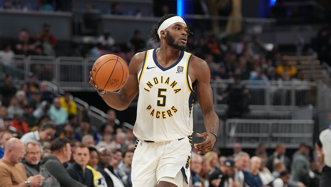 Walker Finds Stride in Career Night vs. Magic