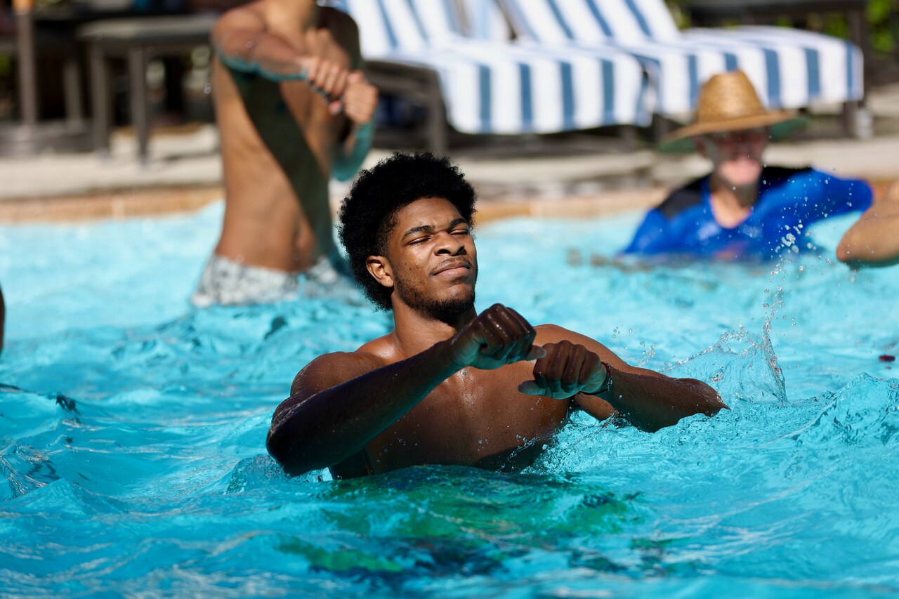 PHOTOS » Training Camp Pool Workout | Portland Trail Blazers