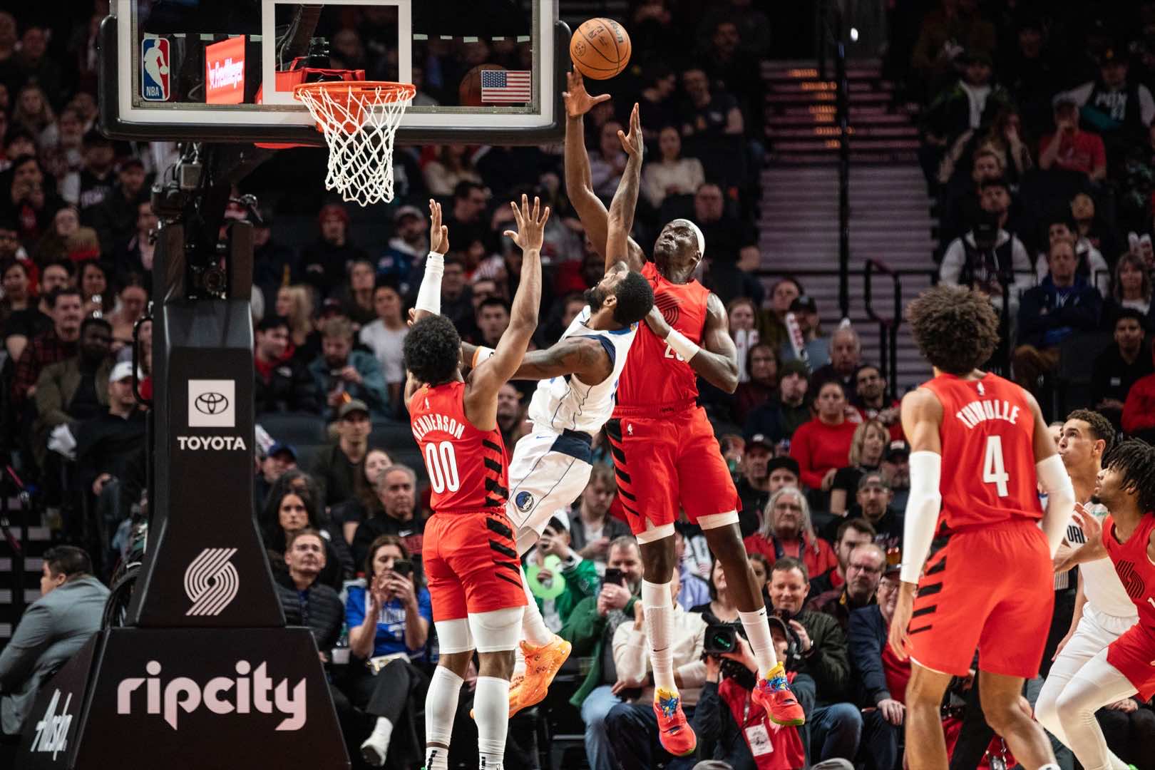 PHOTOS » Trail Blazers vs. Mavericks on December 8, 2023 Photo Gallery | NBA.com