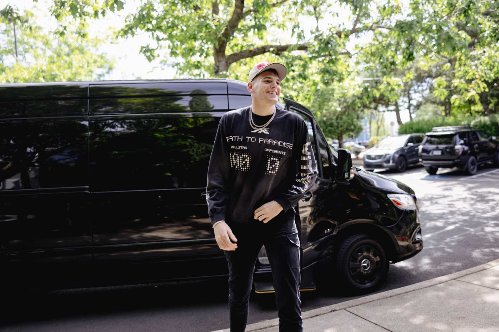 Clingan Arrives Ready To Work And Rim Protect | NBA.com