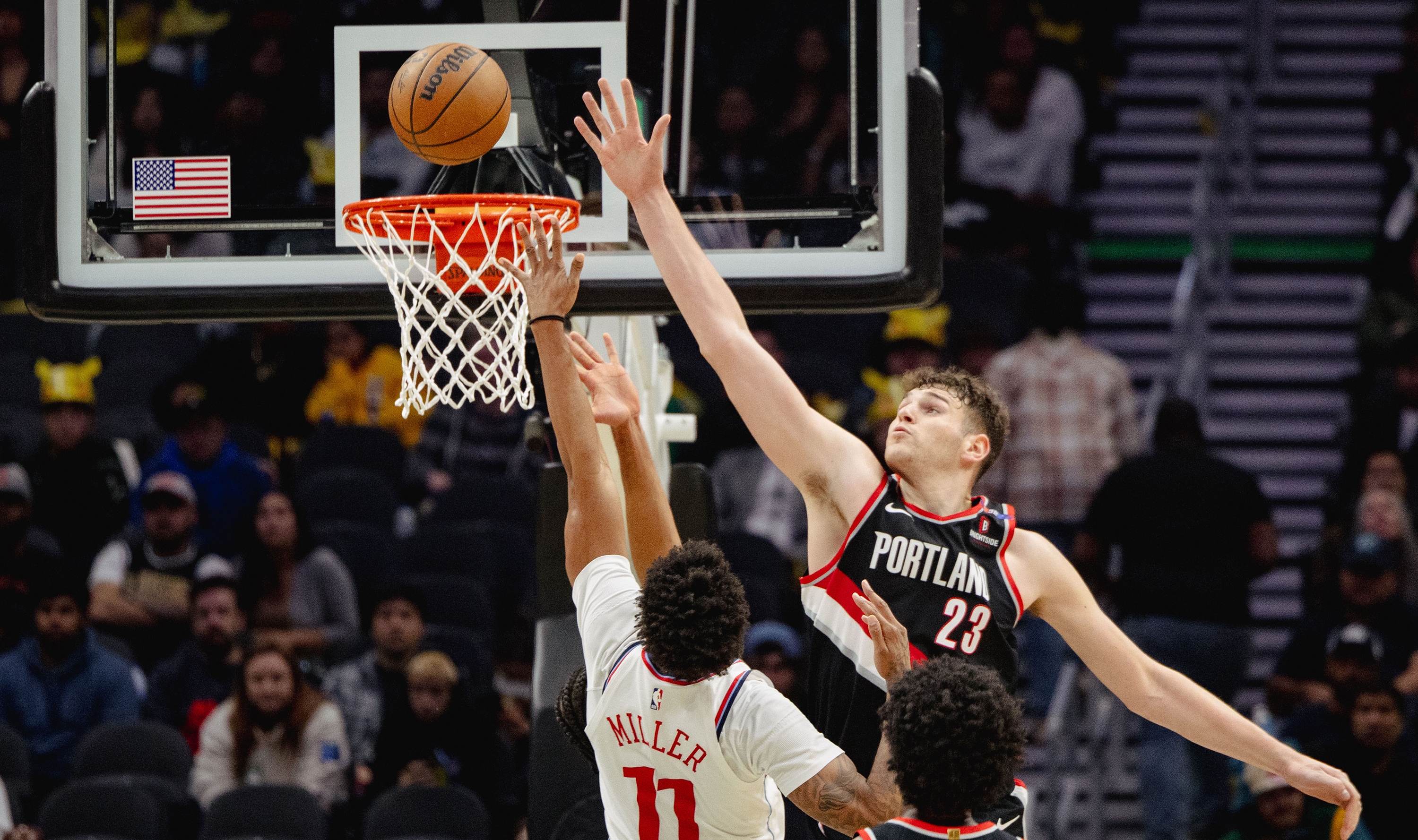 Clingan Shows Progress In First Preseason Contest | Portland Trail Blazers