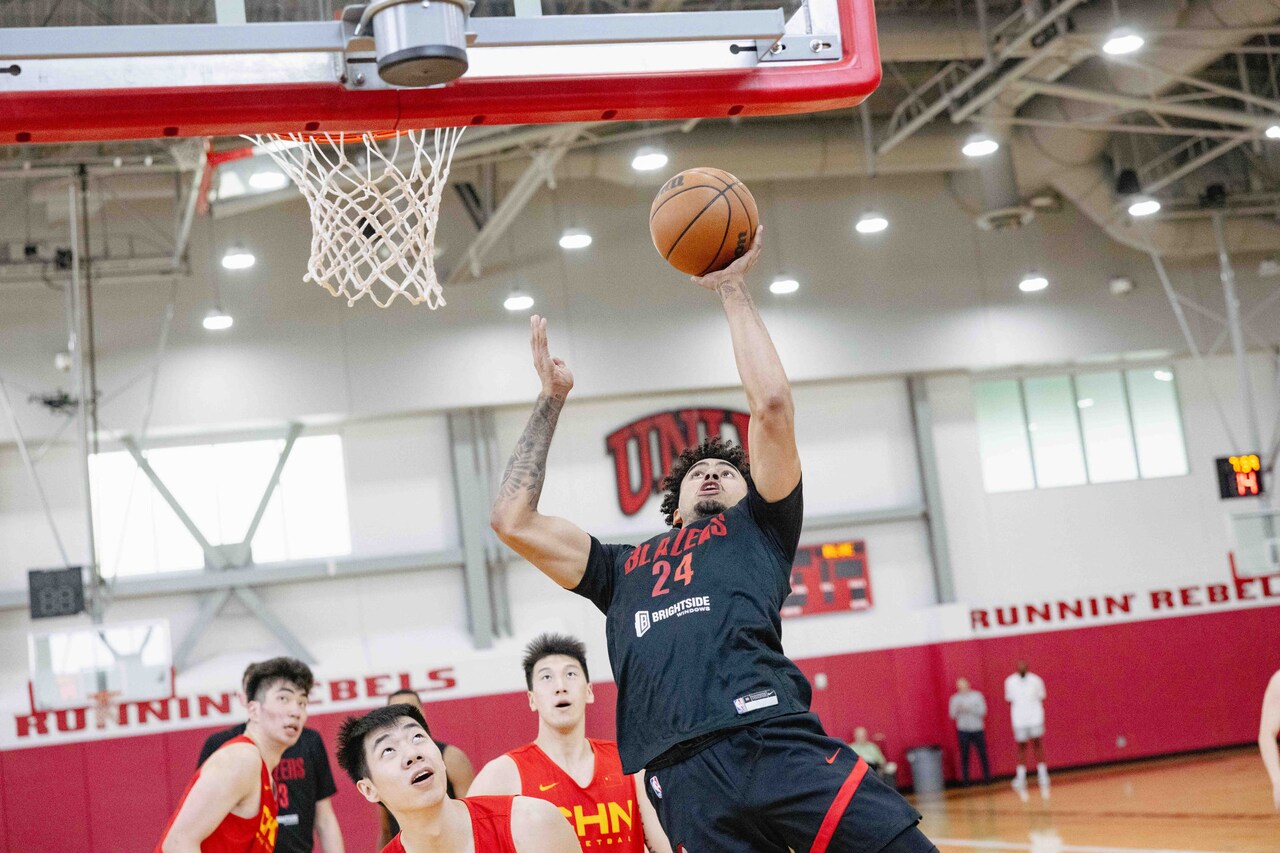 PHOTOS » A look back at Justin Minaya's 2024 – 2025 Trail Blazers ...