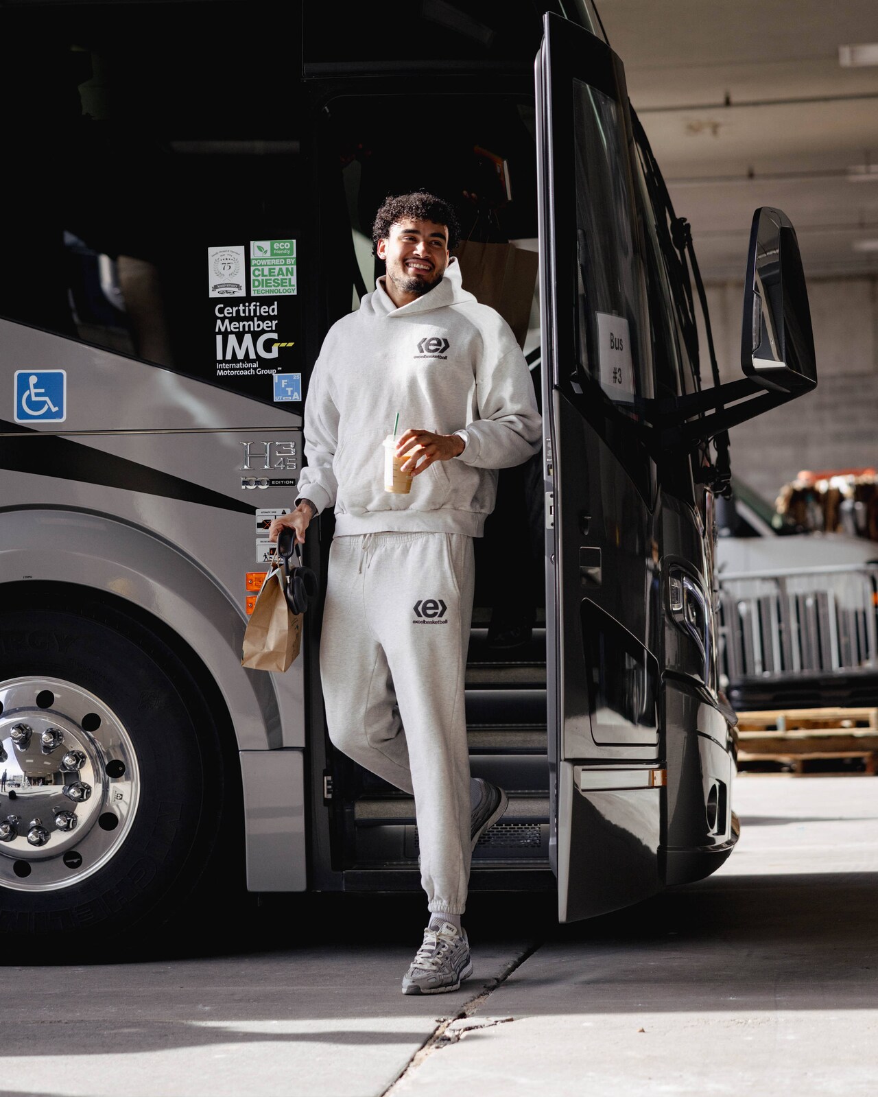PHOTOS » A look back at Justin Minaya's 2024 – 2025 Trail Blazers ...