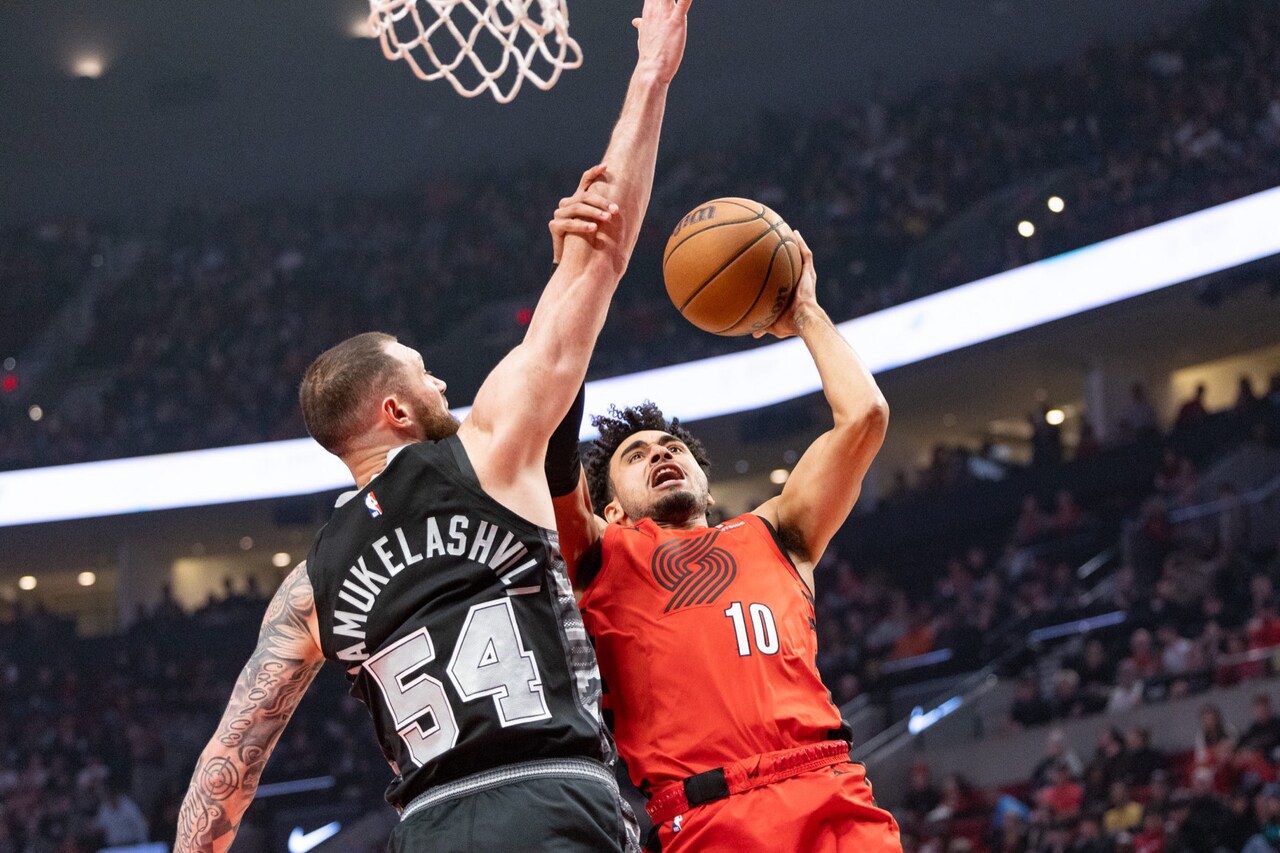 PHOTOS » A look back at Justin Minaya's 2024 – 2025 Trail Blazers ...