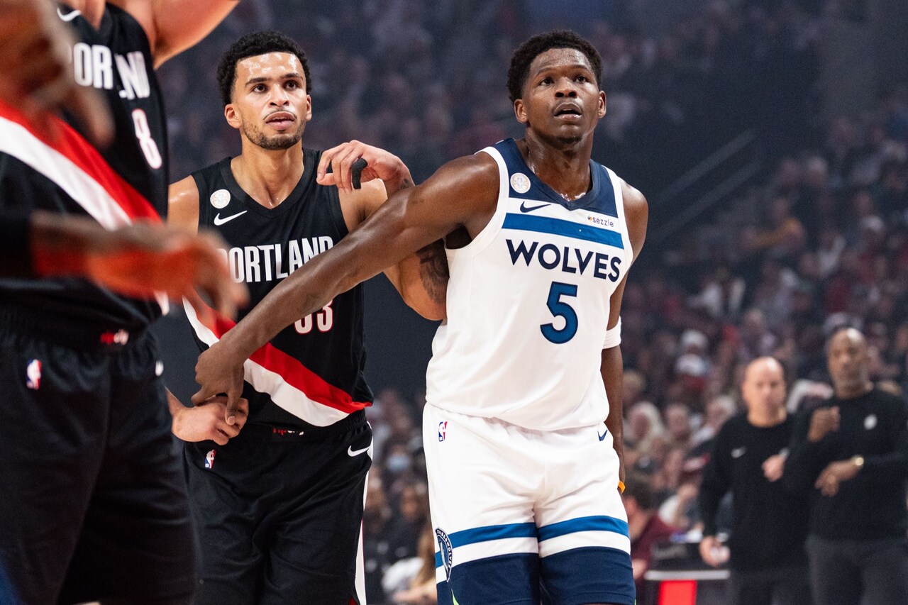 PHOTOS » Trail Blazers face the Minnesota Timberwolves on October 22 ...