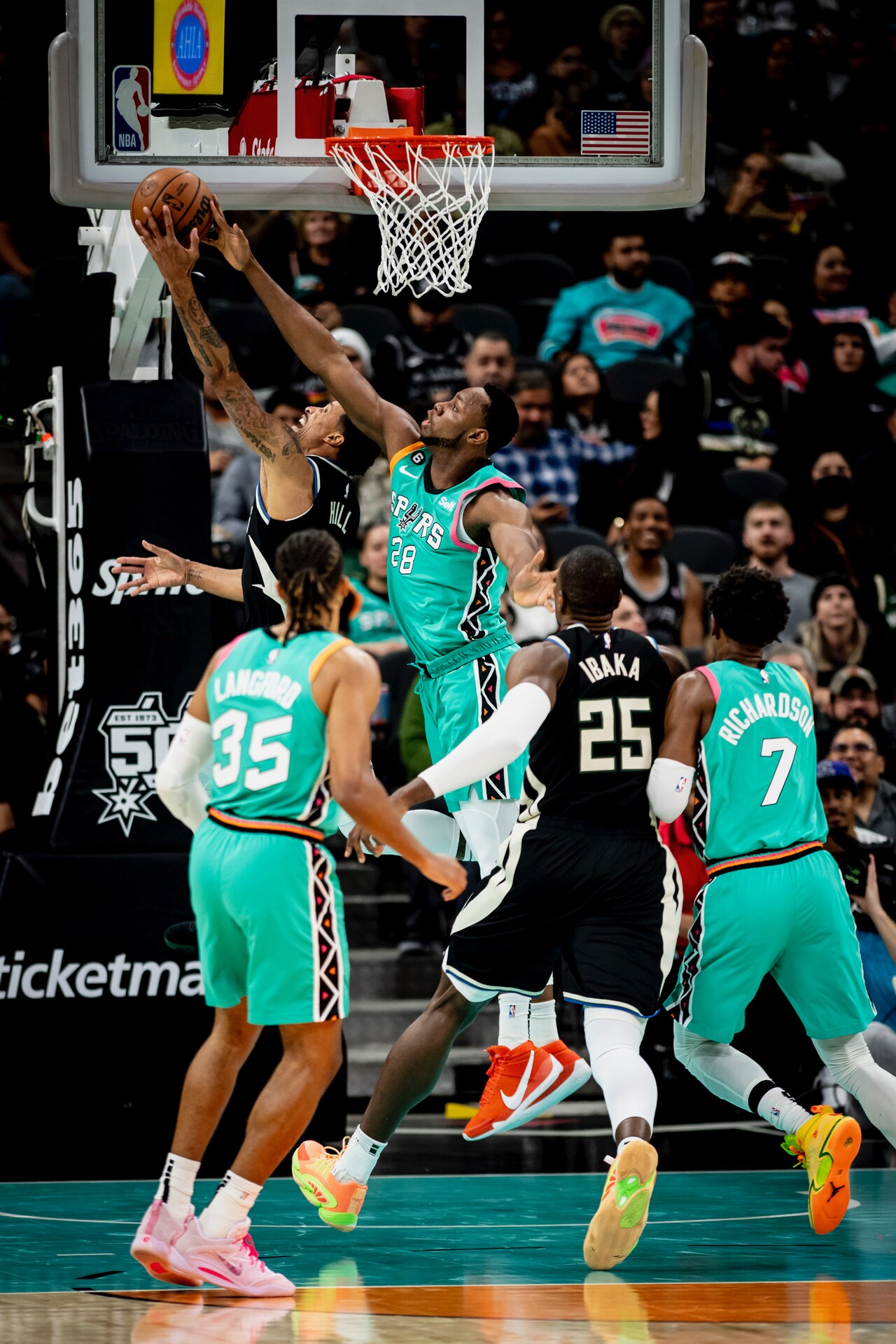 Photos: Spurs vs. Bucks 11/11 | San Antonio Spurs