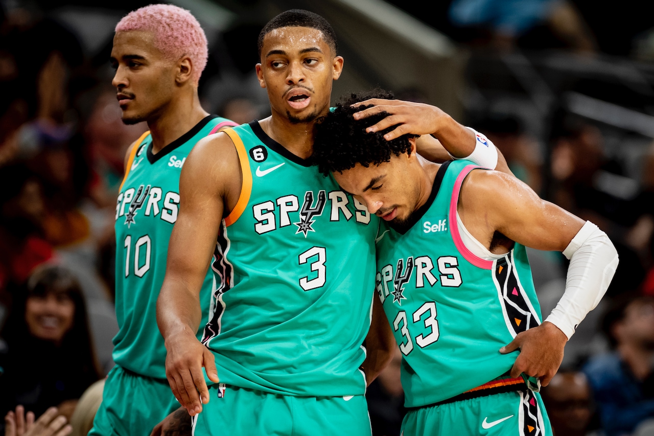 Photos: Spurs vs. Bucks 11/11 | San Antonio Spurs