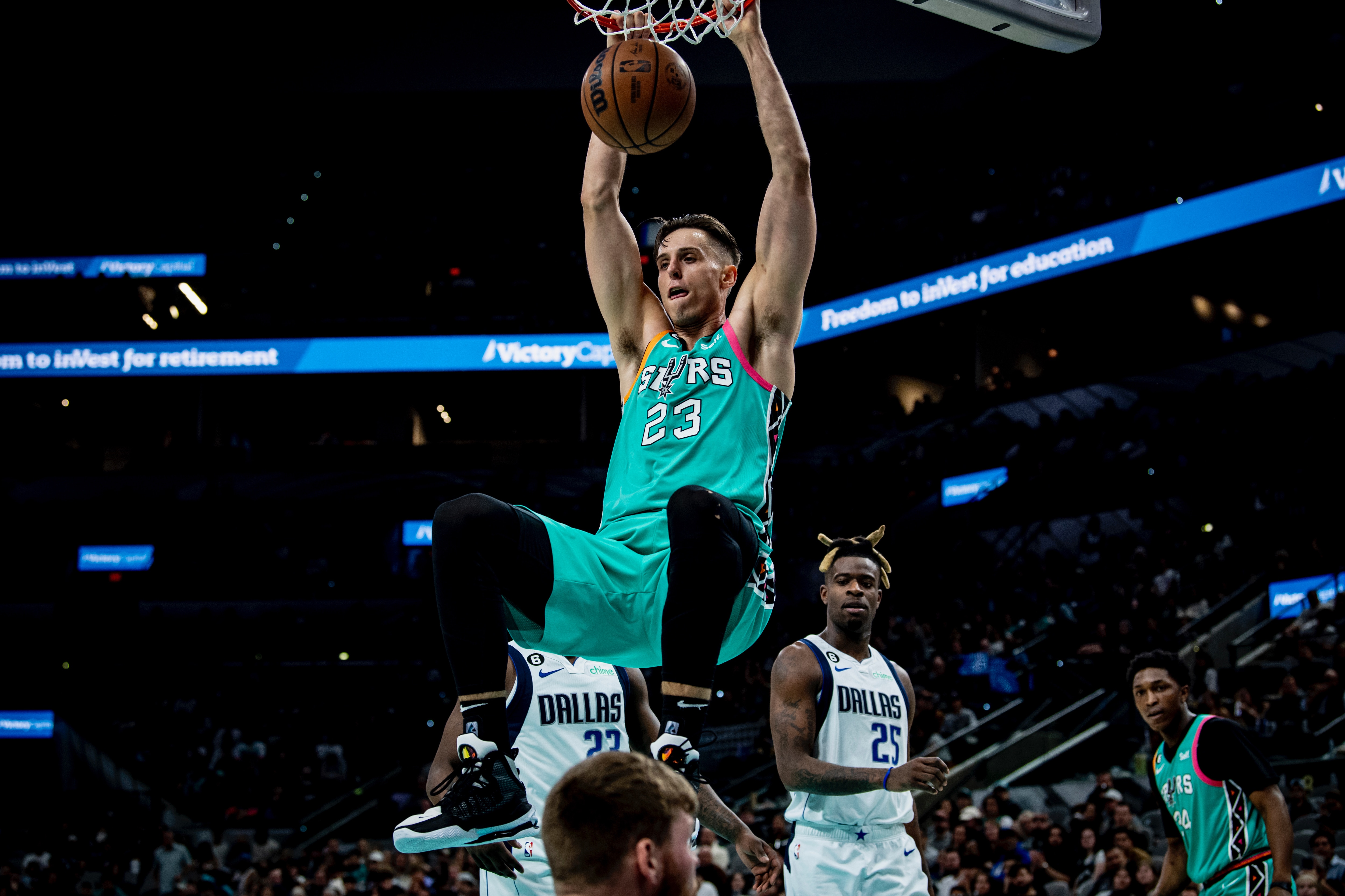Photo: Spurs vs. Mavericks 12/31 Photo Gallery | NBA.com