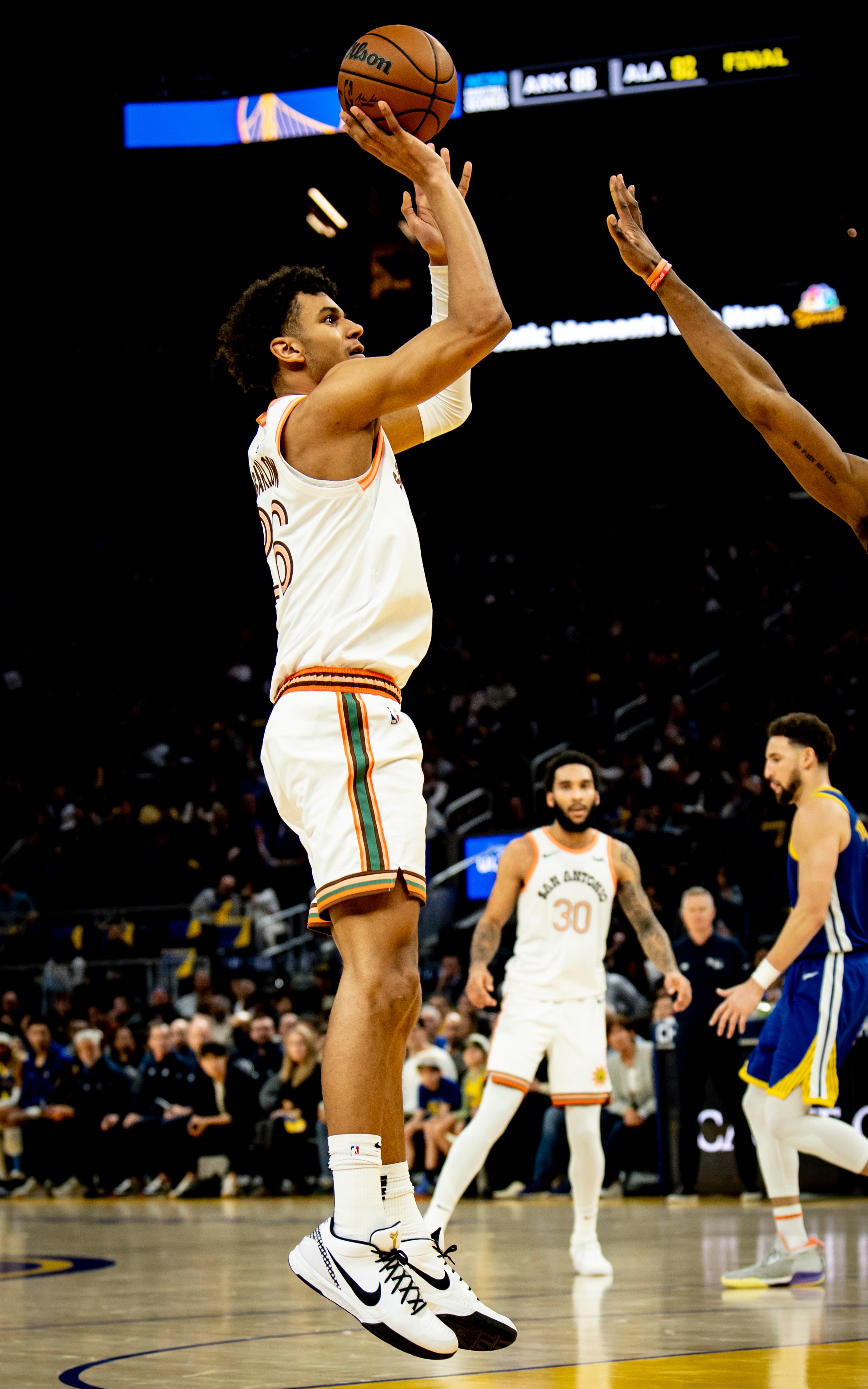 Photos: Spurs at Golden State Warriors | 3/9/24 Photo Gallery | NBA.com