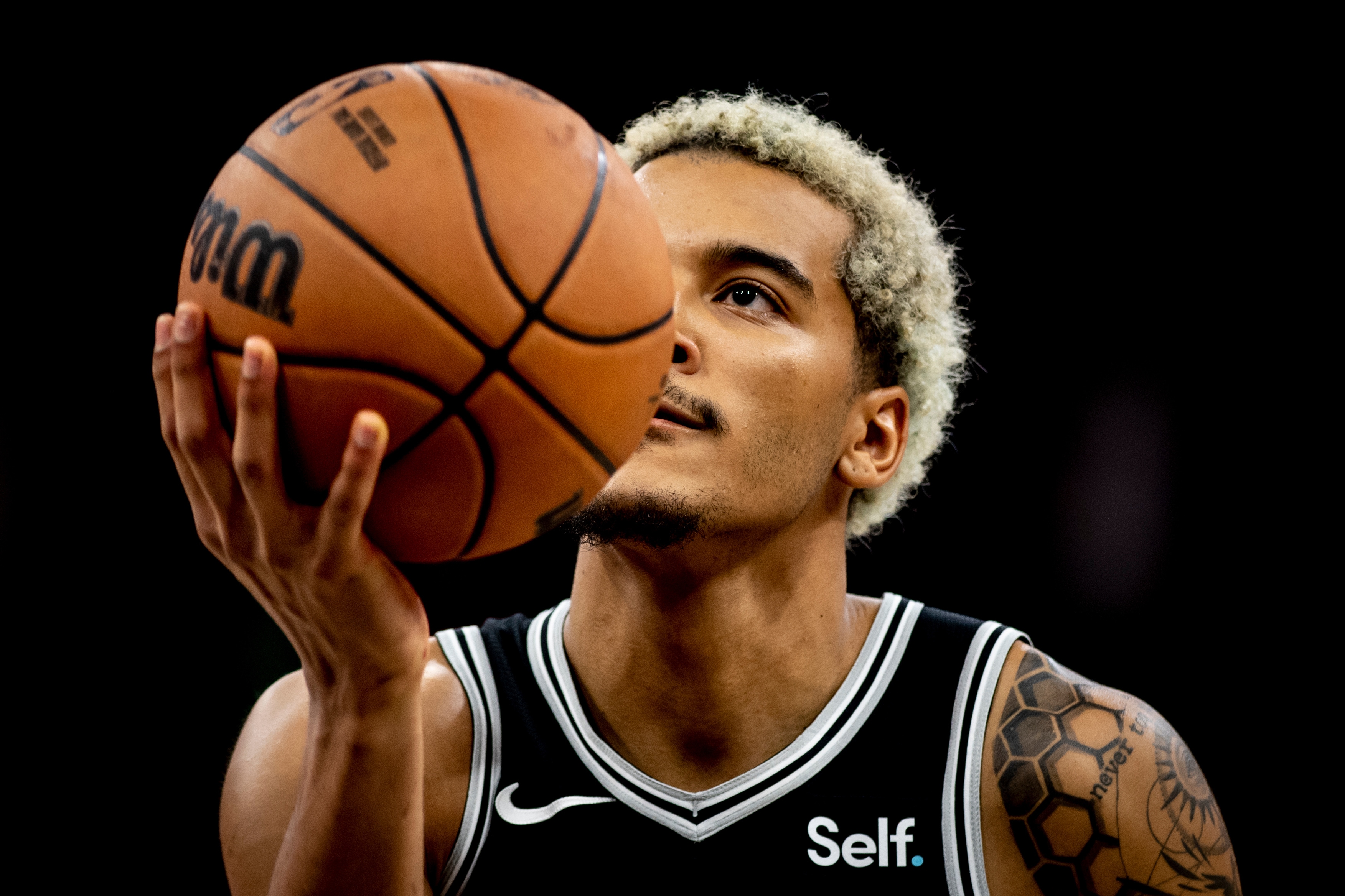 San Antonio Spurs forward Jeremy Sochan shoots a free throw during ...