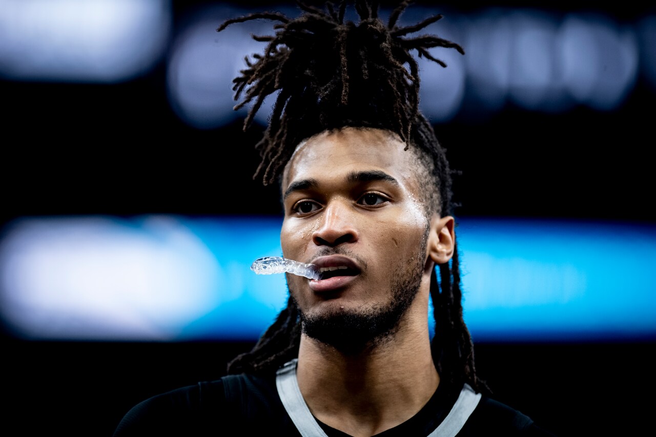 Photos: Stephon Castle - 2025 NBA Rookie of the Year | San Antonio Spurs