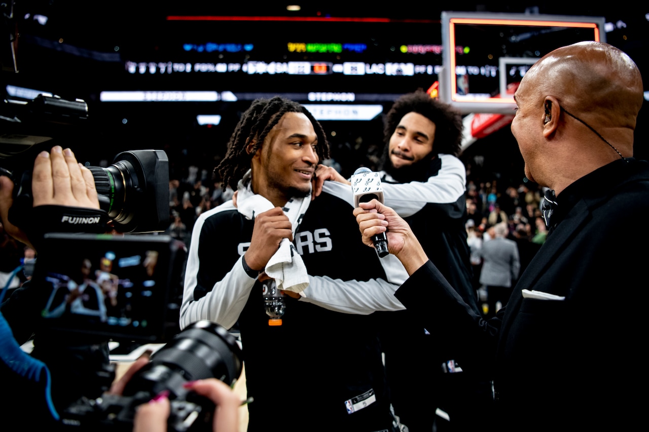 Photos: Stephon Castle - 2025 NBA Rookie of the Year | San Antonio Spurs